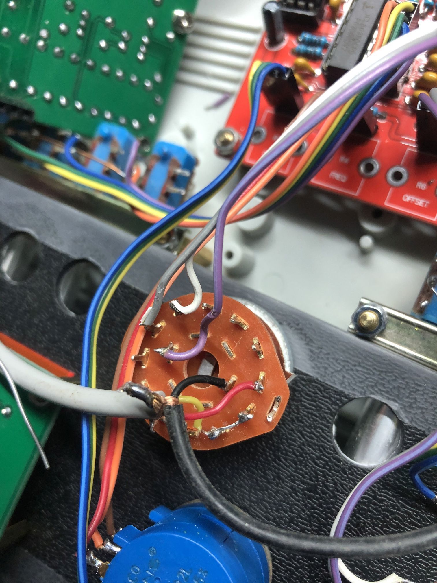 Build This 5Hz to 400KHz LED Sweep Signal Generator From Kits : 8 Steps ...