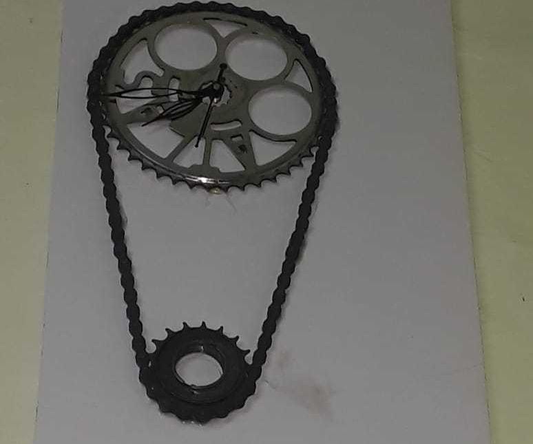 ANTIQUE CHAIN SPROCKET WALL CLOCK : 5 Steps - Instructables