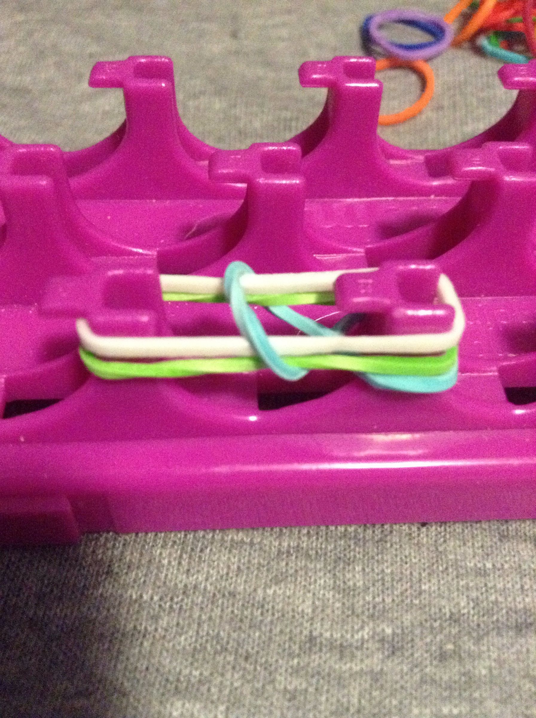 Inverted Fishtail Rainbow Loom Bracelet : 16 Steps - Instructables