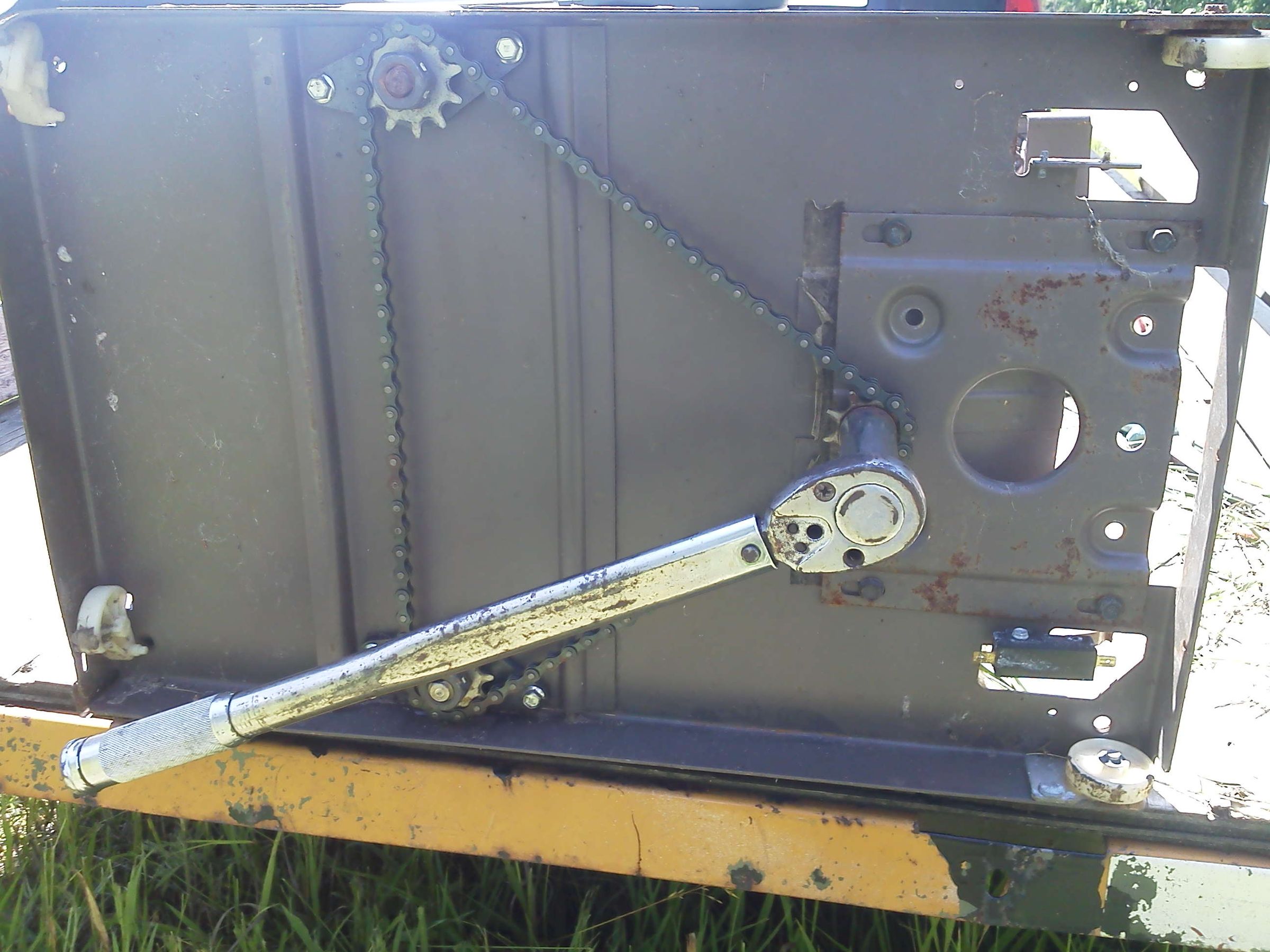 Mini Hay Baler Made From a Re-purposed Trash Compactor : 9 Steps (with Pictures) - Instructables