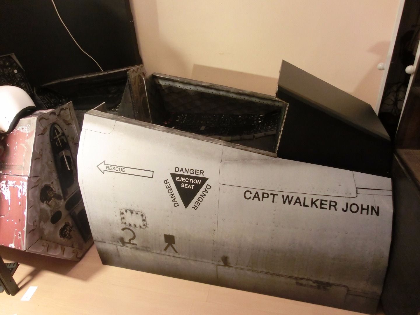 A-10 Jet Aircraft Cardboard Cockpit Replica : 5 Steps (with Pictures ...