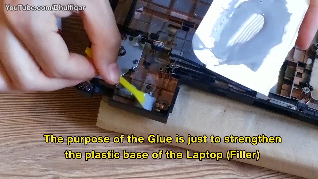 How to Repair a Broken Hinge in Lenovo Thinkpad Edge E540 Laptop : 3 ...