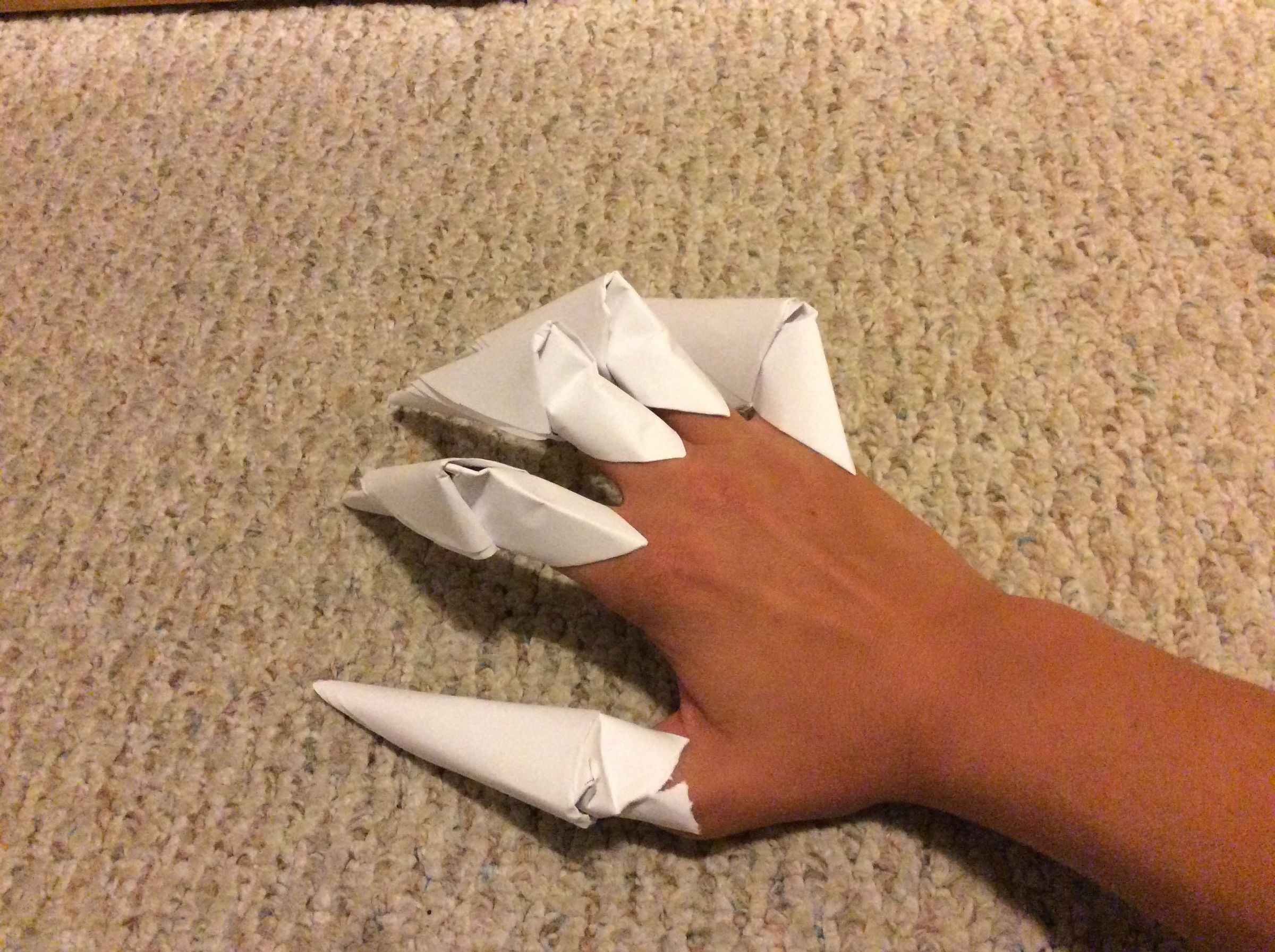 Make Very Easy and Cheap Paper Claws : 8 Steps - Instructables
