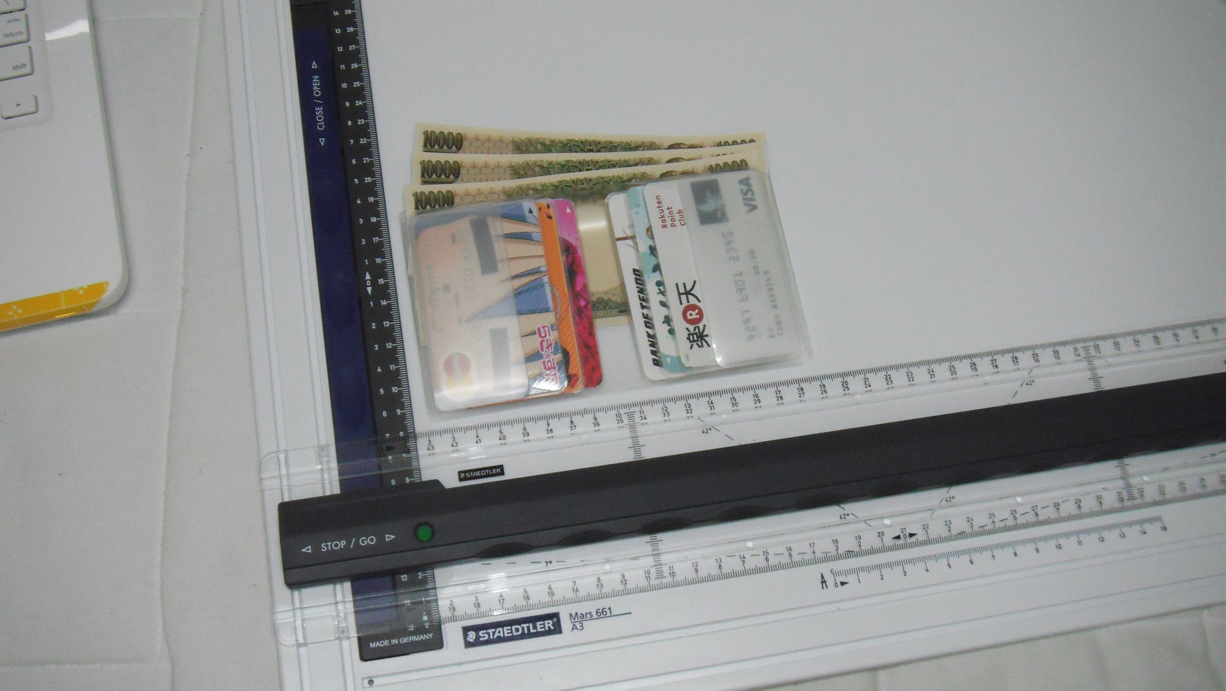 Transparent Wallet : 9 Steps (with Pictures) - Instructables