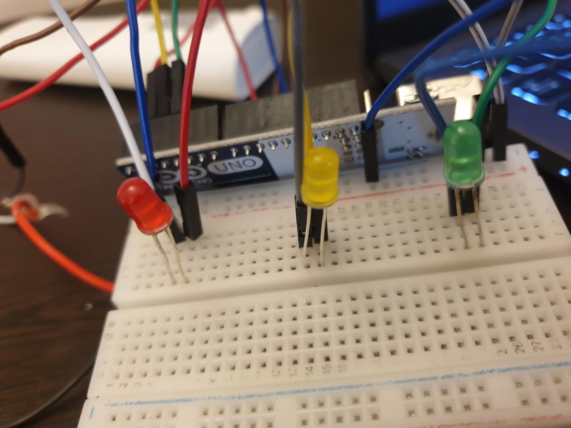 Traffic Light V1 (without Ultrasonic Sensor Alarm) : 5 Steps ...