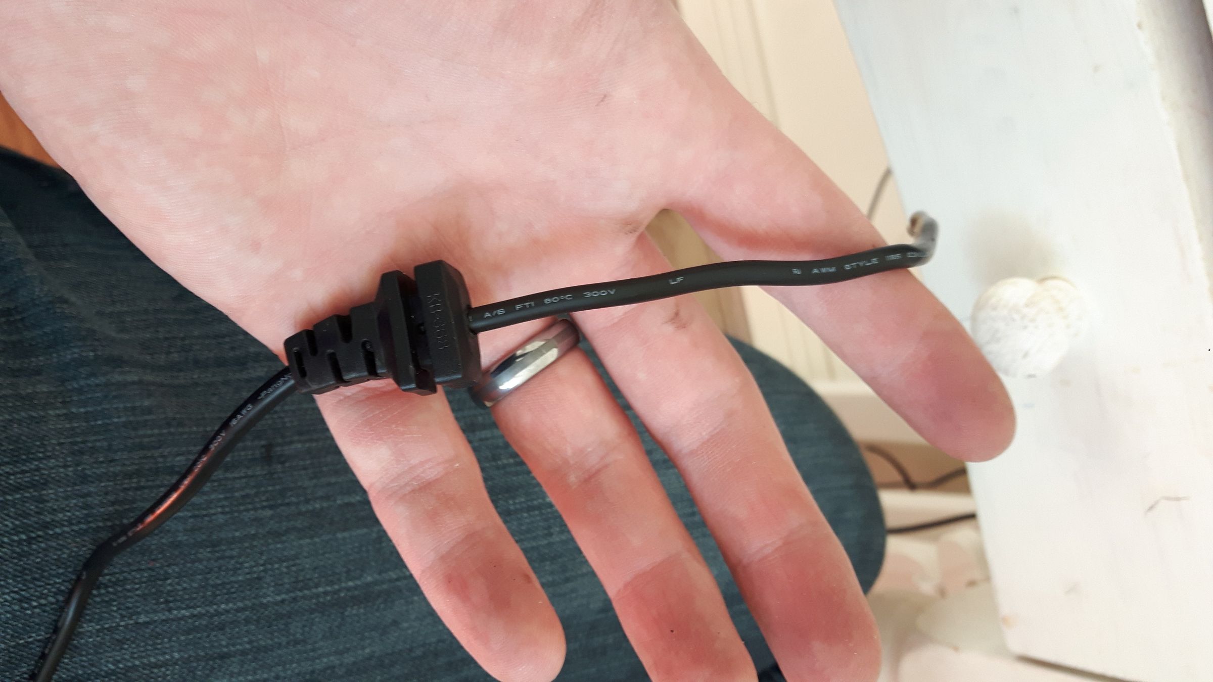 Cordless Tool Battery Laptop Charger : 5 Steps (with Pictures ...