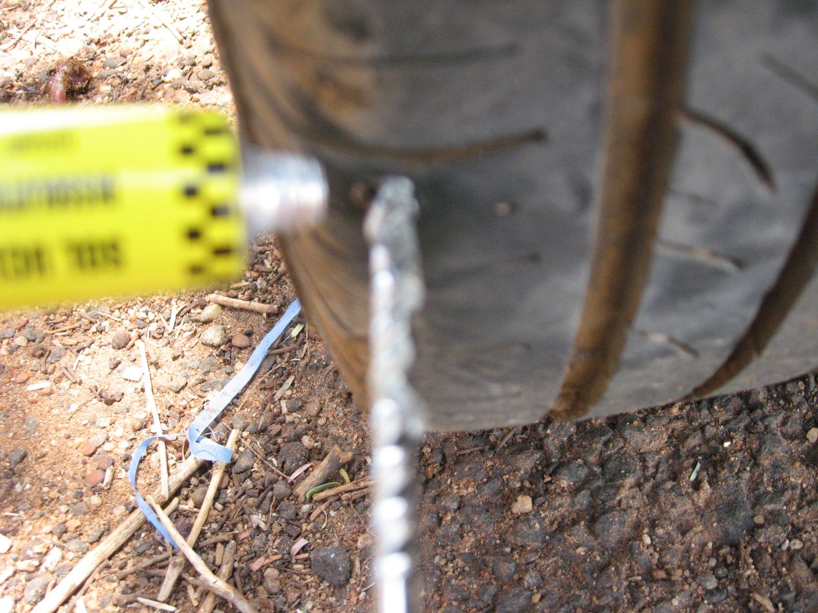 How to Repair a Tubeless Tyre Puncture : 4 Steps (with Pictures ...