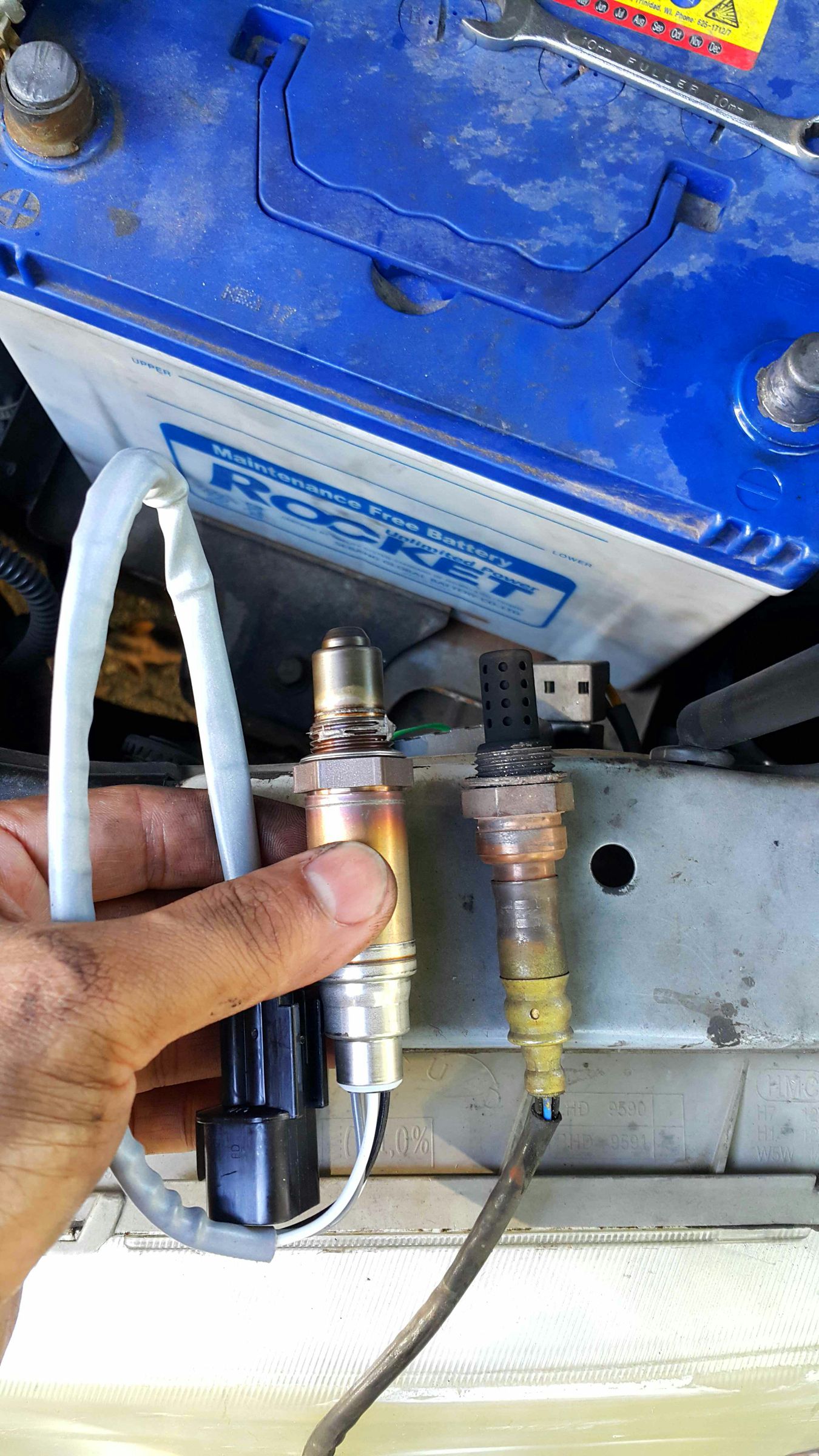 Replacing an Aged Oxygen Sensor (Hyundai Trajet). : 3 Steps - Instructables