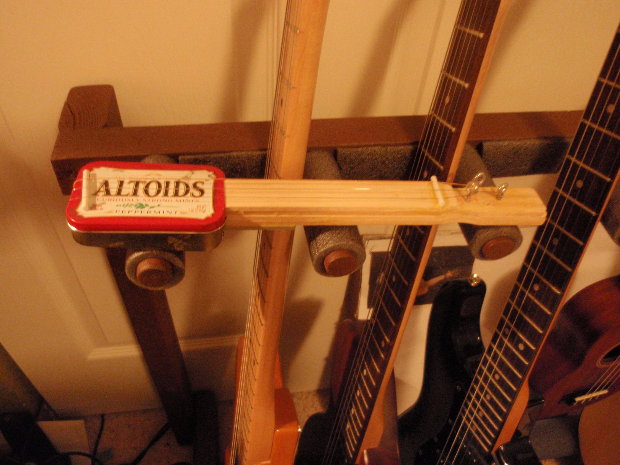 Altoids Tin Guitar : 6 Steps (with Pictures) - Instructables