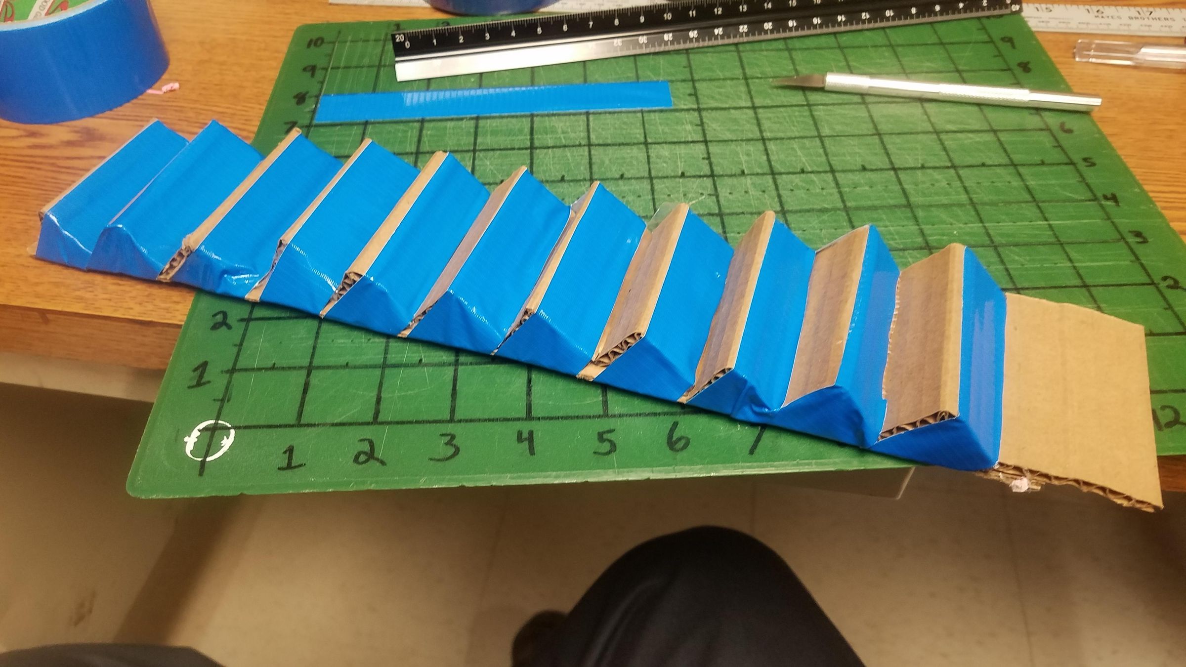 Cardboard Doll House : 20 Steps (with Pictures) - Instructables