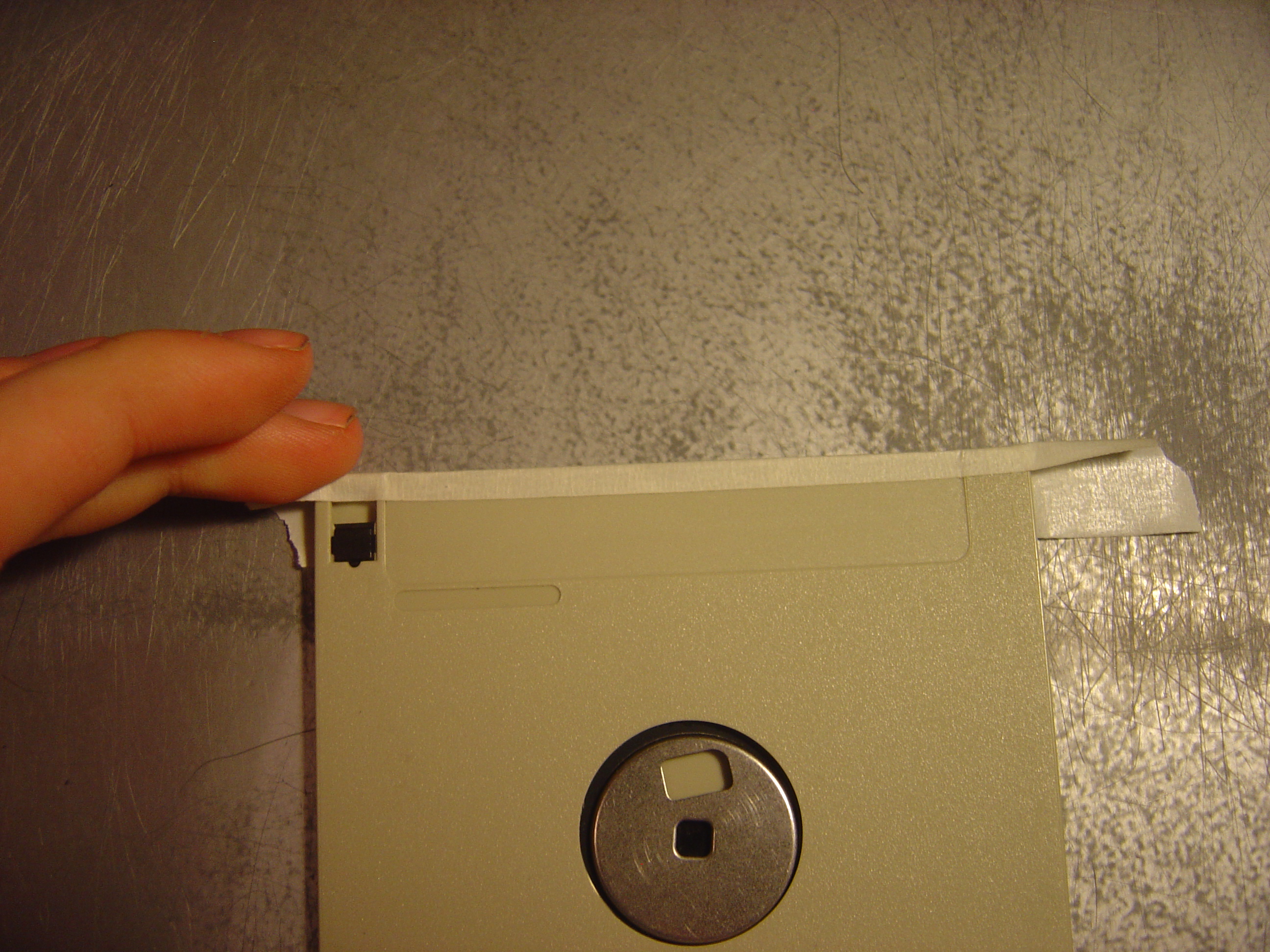 Edge-Labeling Floppy Disks : 5 Steps - Instructables