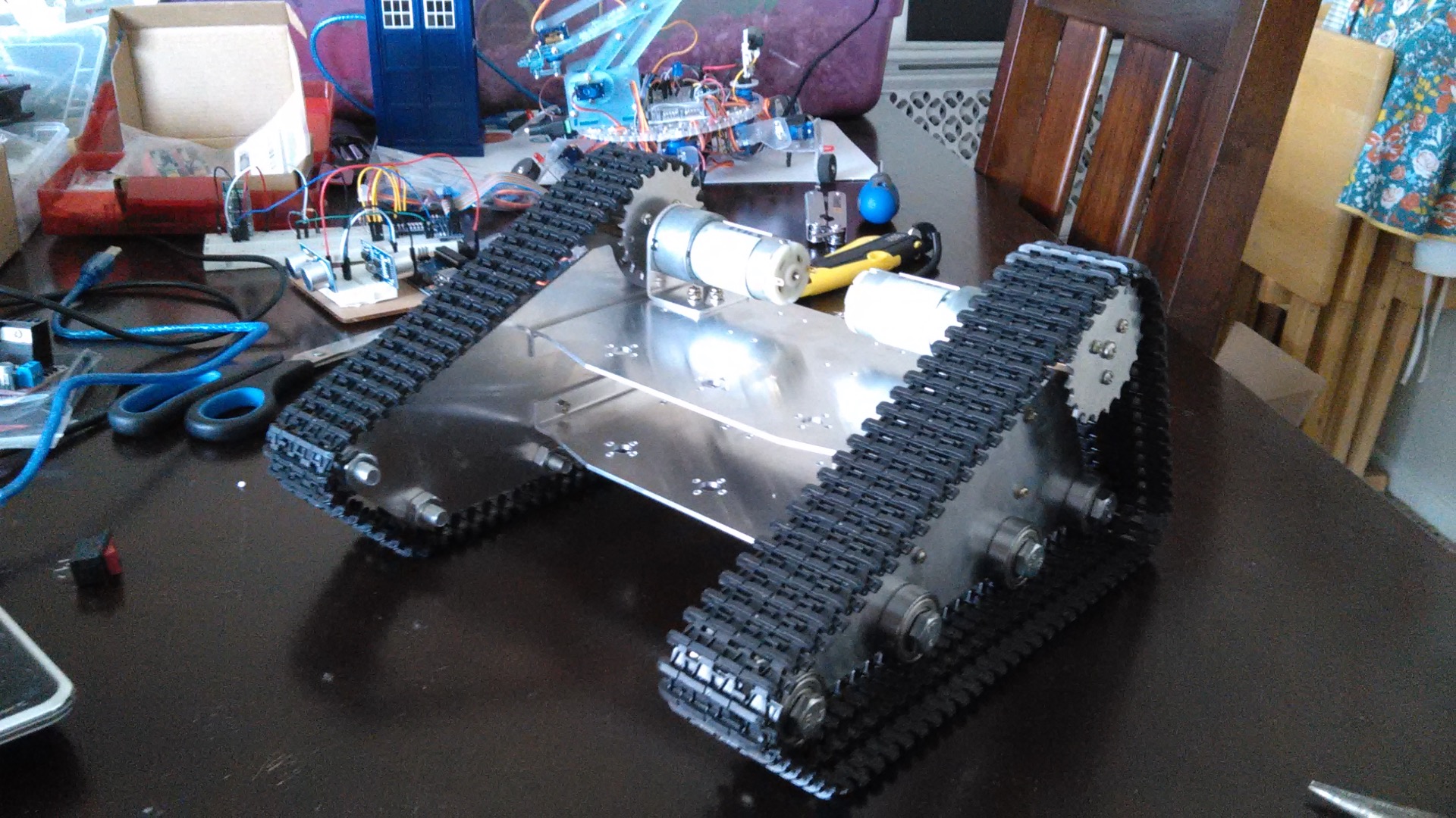 Autonomous Tank W/ Robotic Arm(Arduino, Bluetooth) : 8 Steps ...
