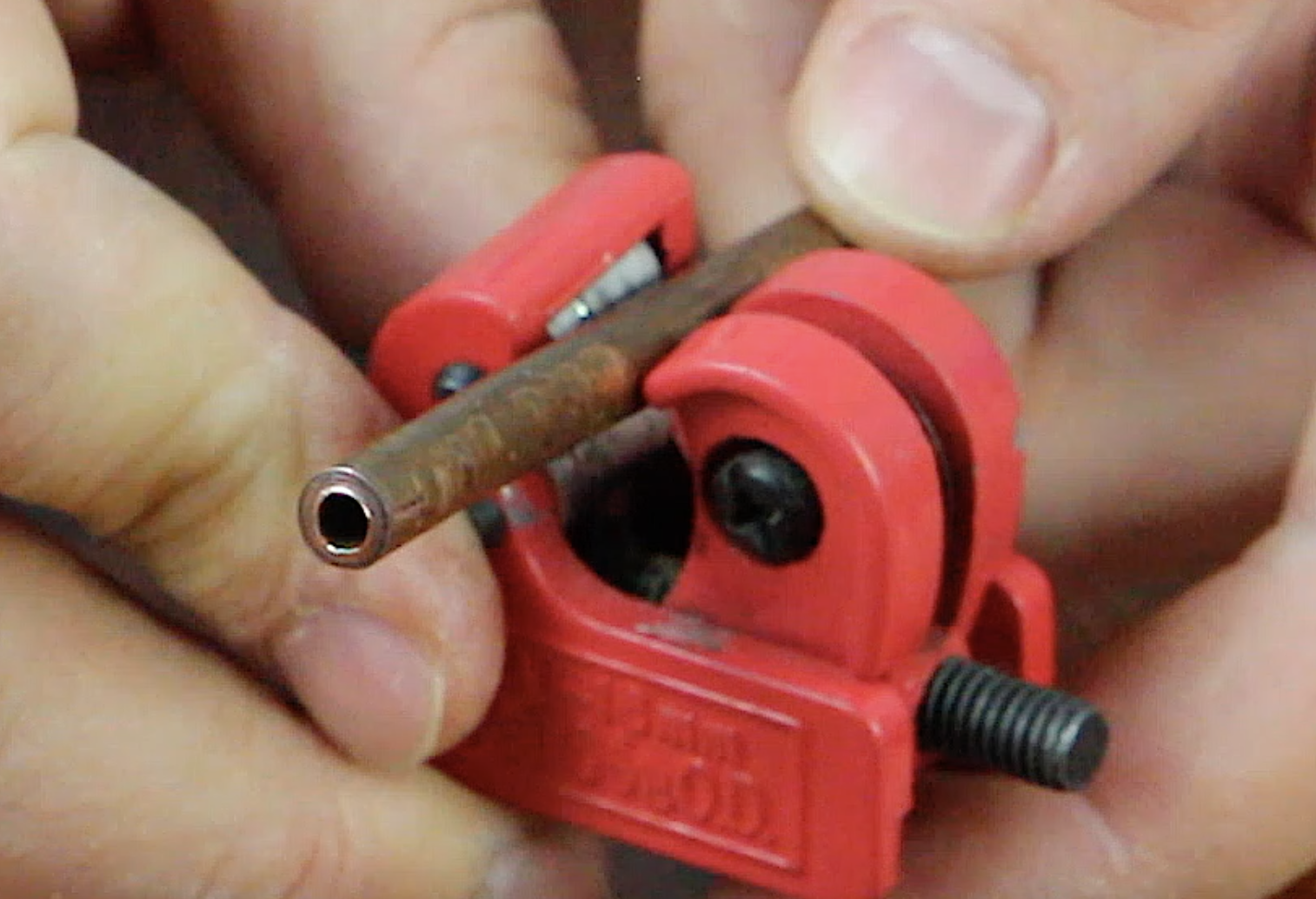 AAA Battery Burner Flame 3560 Fahrenheit : 10 Steps - Instructables