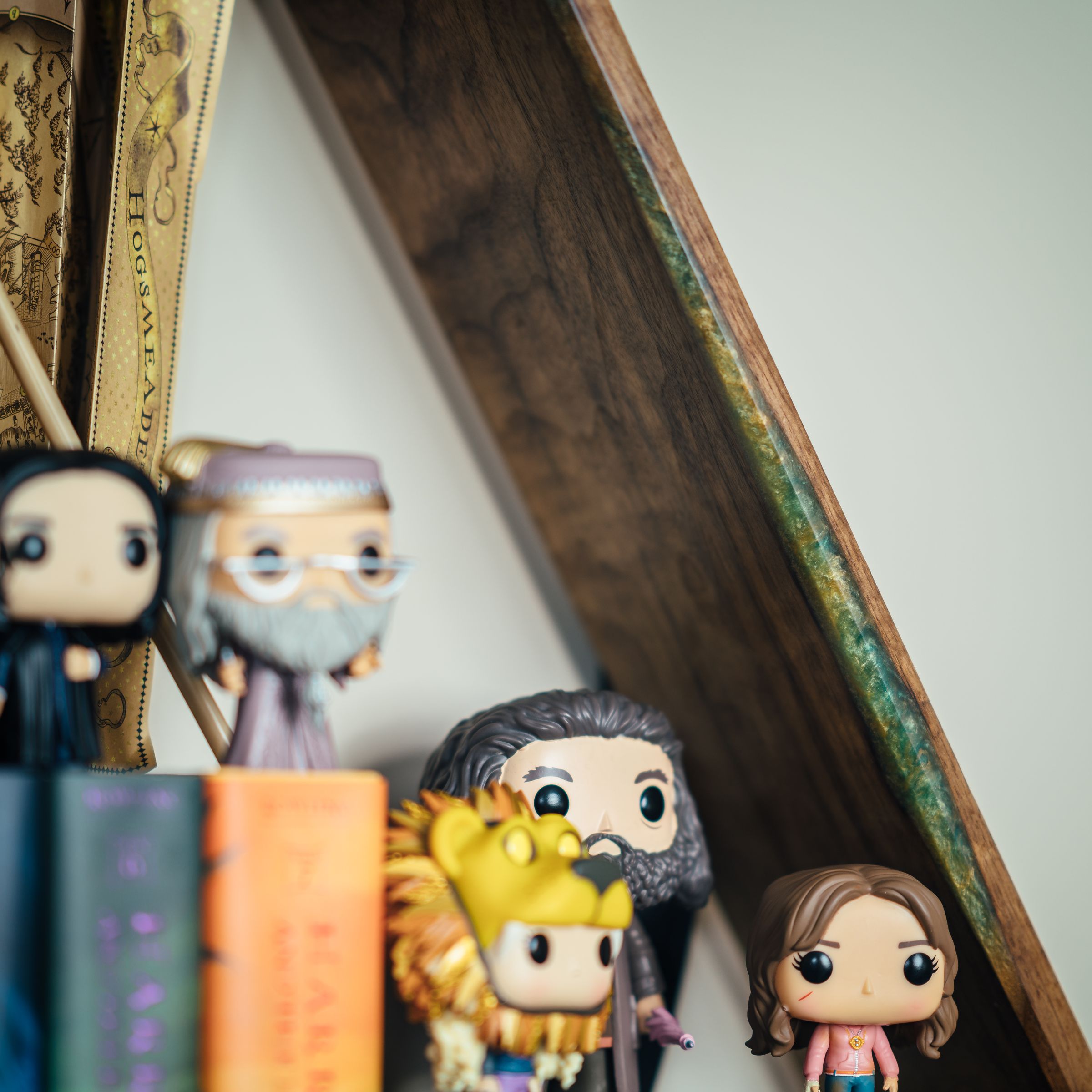 Harry Potter Floating Shelf : 9 Steps (with Pictures) - Instructables