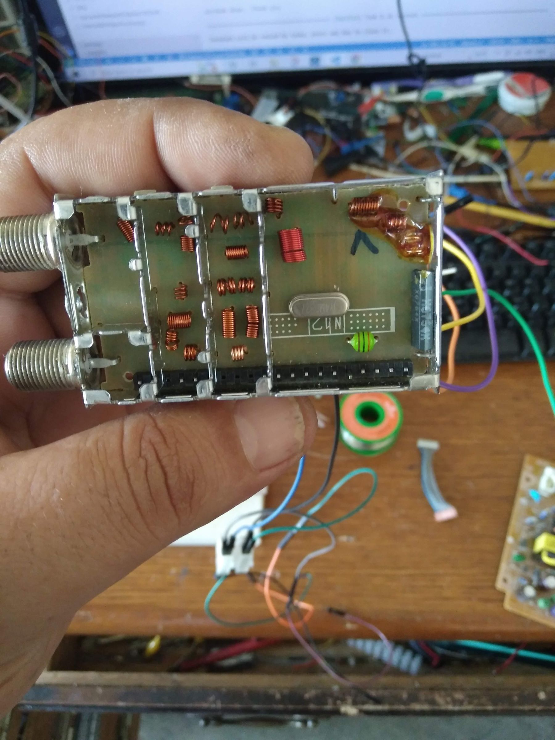 Phase-Locked Loop (PLL) Synthesizer : 8 Steps (with Pictures ...