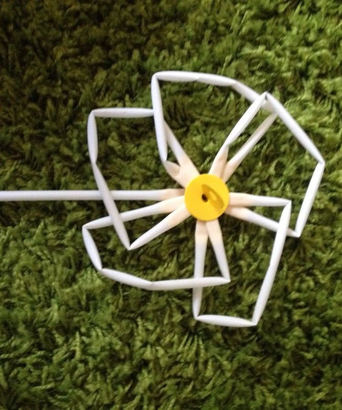Strawbees Flower : 5 Steps - Instructables