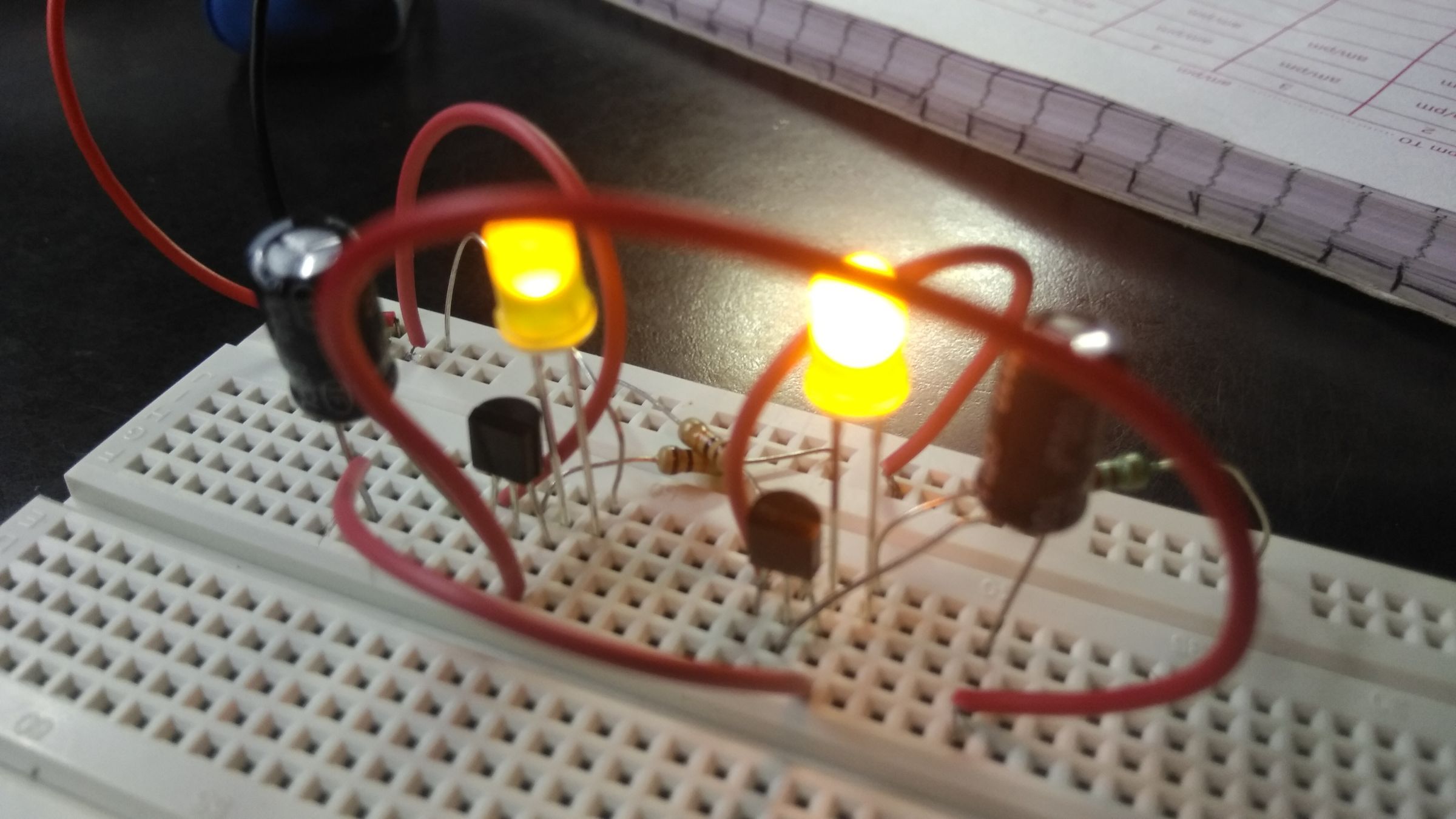 DUAL LED CHASER USING TRANSISTOR : 6 Steps (with Pictures) - Instructables