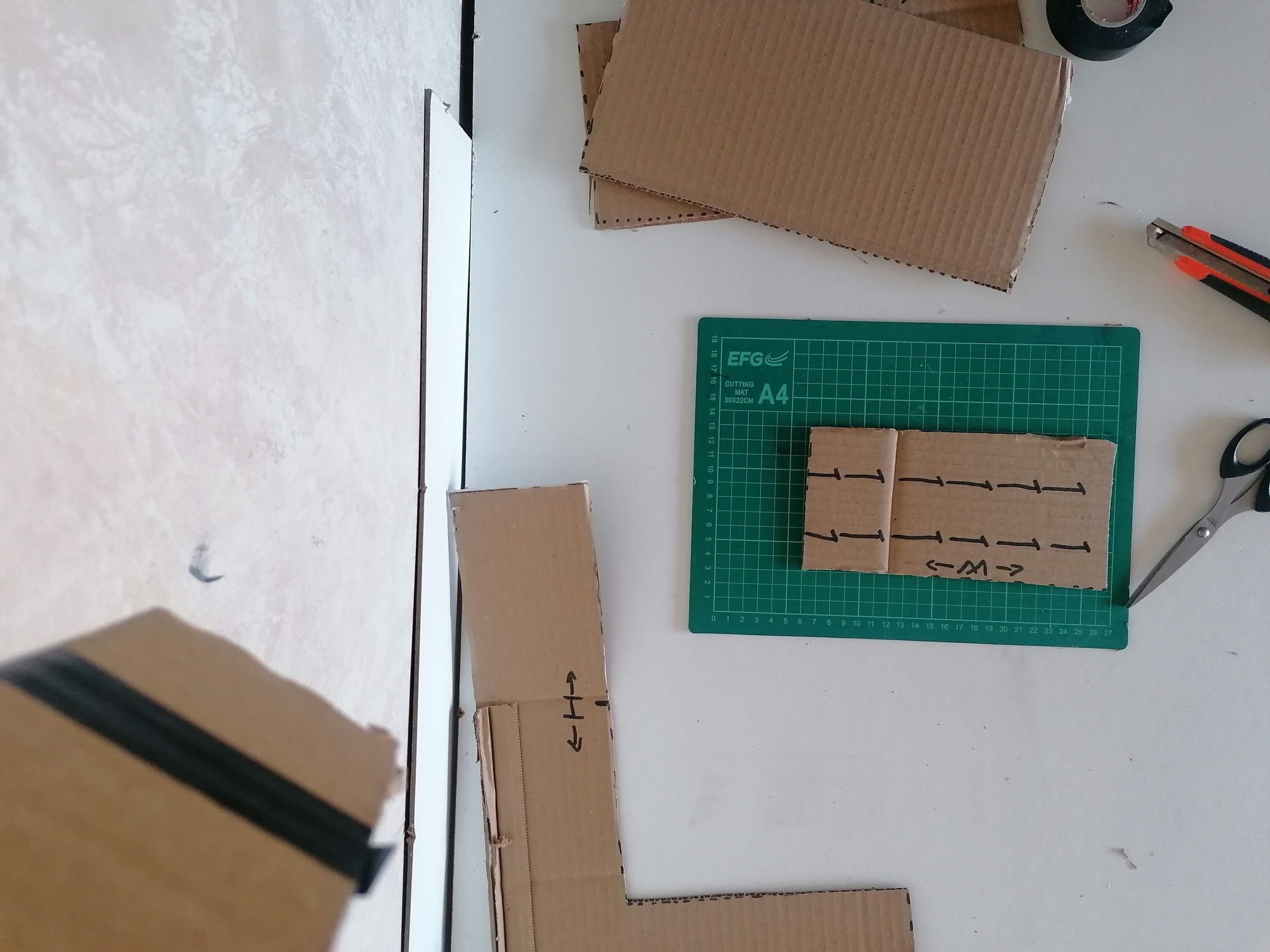Cardboard Phone Holder (basic) for Sharing Work on Paper (RO/EN) : 6 ...