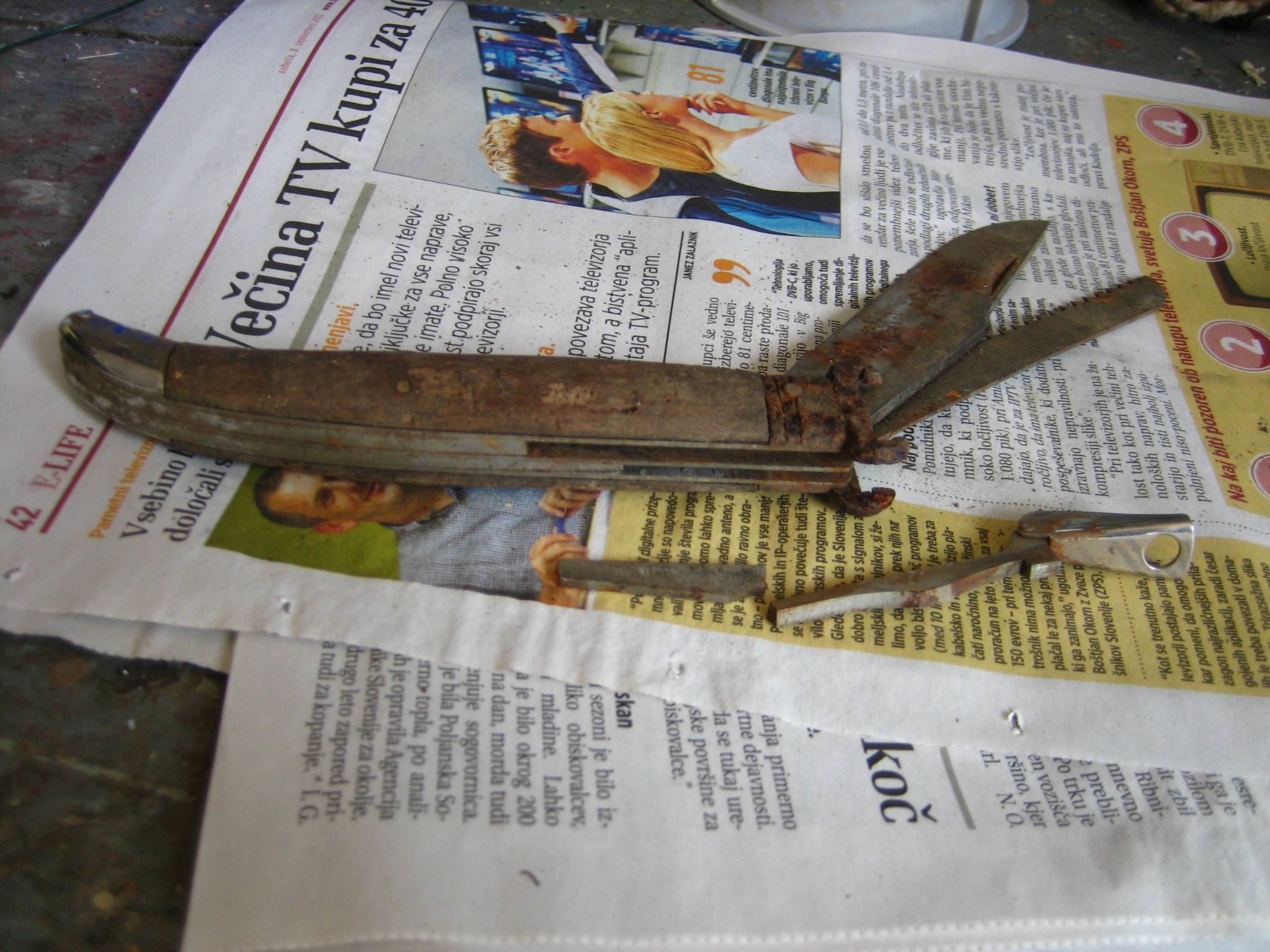 Restore an Old Hunting Pocket Knife : 6 Steps (with Pictures ...