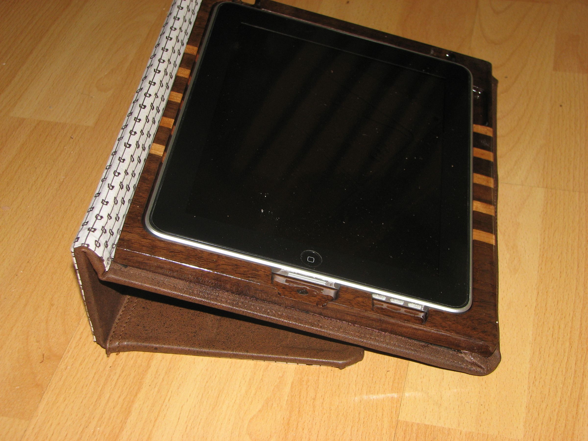 How to Build Your Own IPad Case. : 9 Steps (with Pictures) - Instructables
