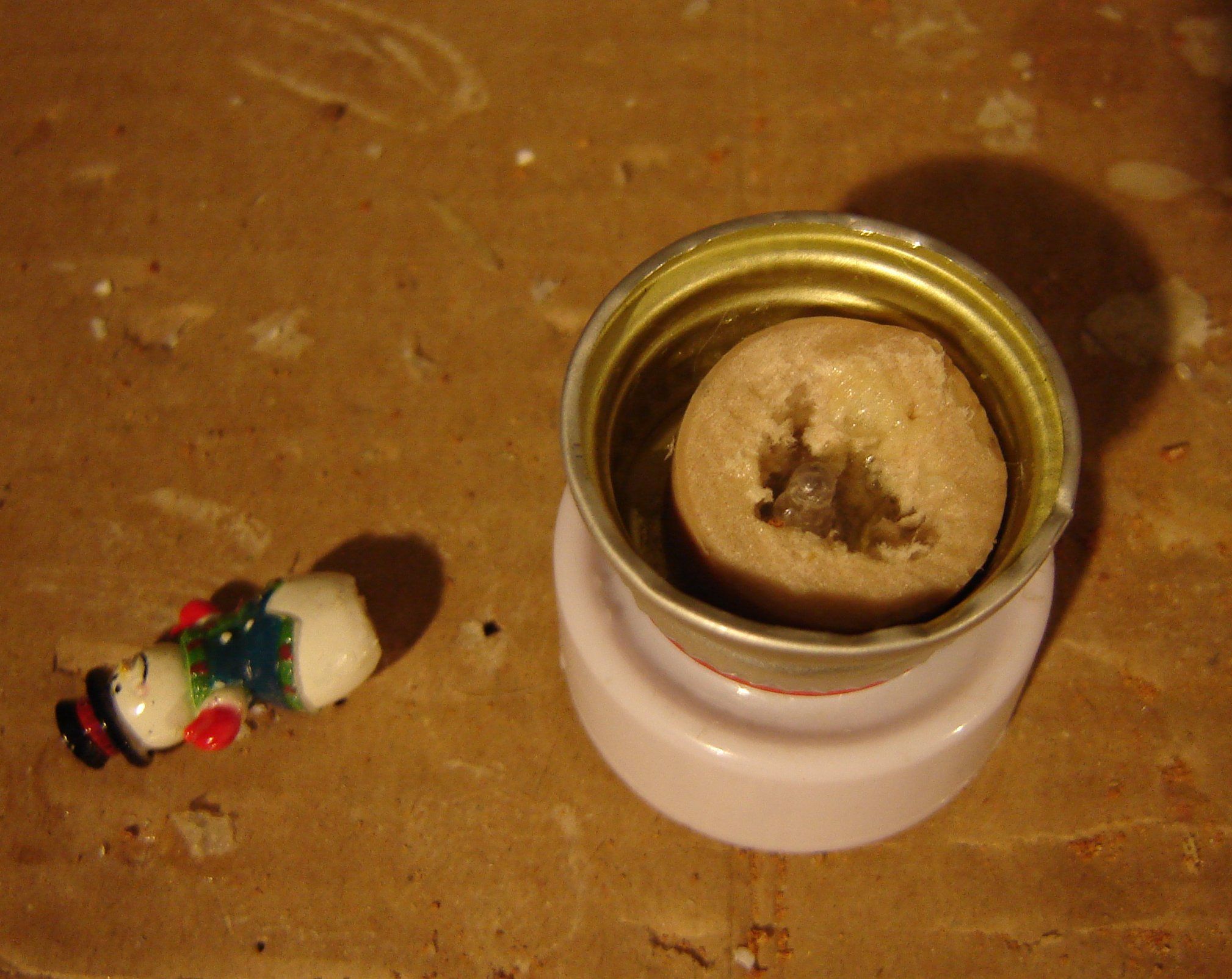 Light Bulb Snow Globes : 8 Steps (with Pictures) - Instructables