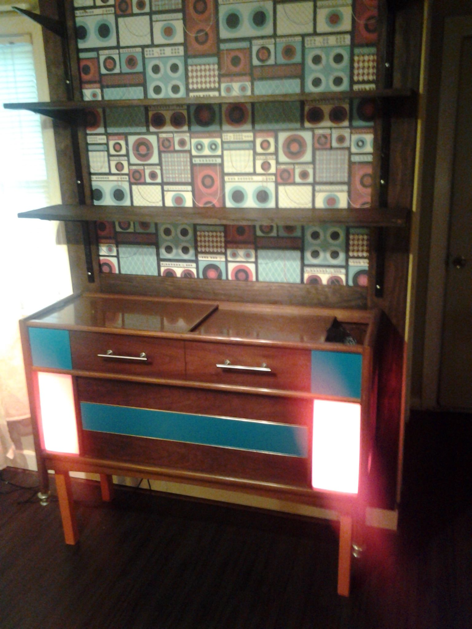 Retro Upcycle Stereo to a Bar That Lights Up : 5 Steps - Instructables