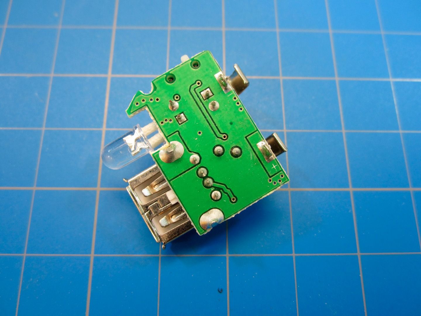 Solar USB Charger 2.0 : 11 Steps (with Pictures) - Instructables