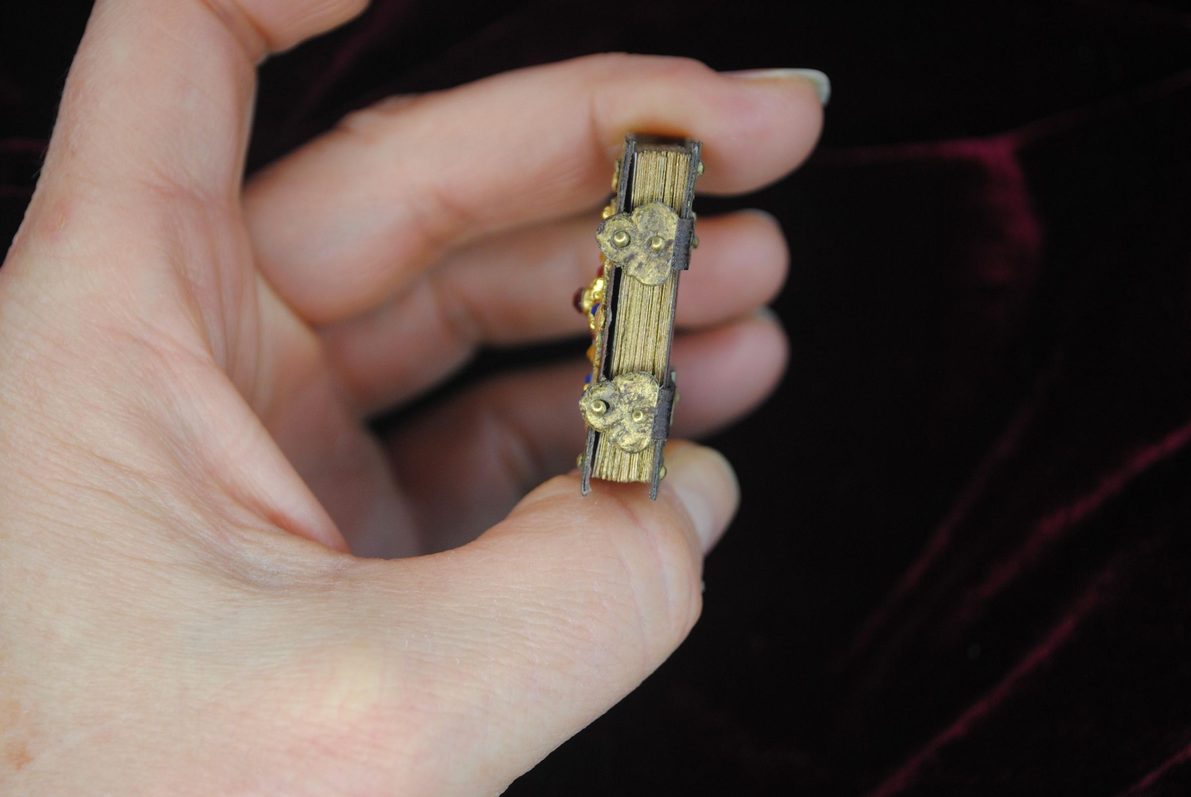 ️ How to Make Mini Books With Clasps & Chains - Video Tutorial & Free ...