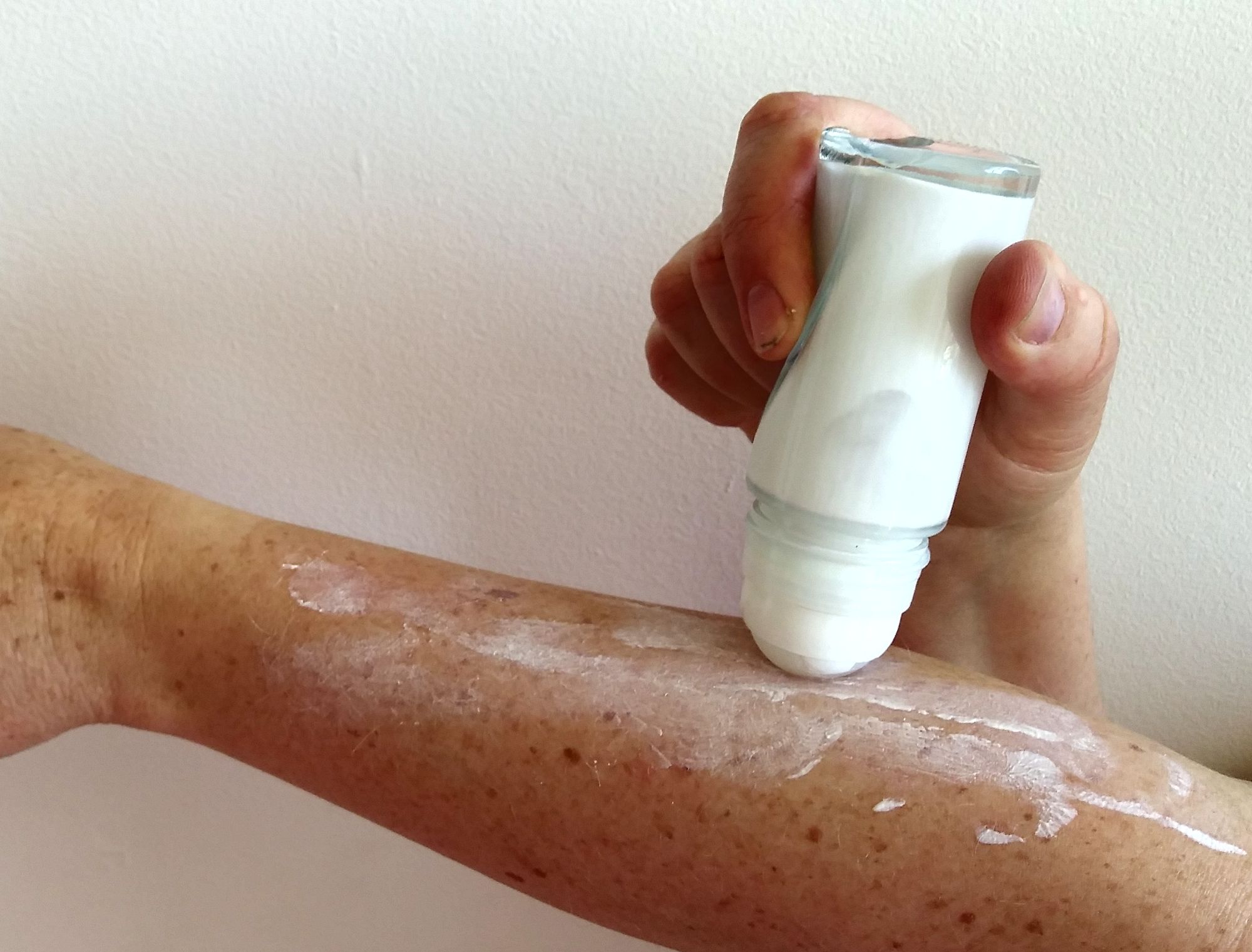 Efficent Tidy Sunscreen Applicator : 3 Steps (with Pictures ...