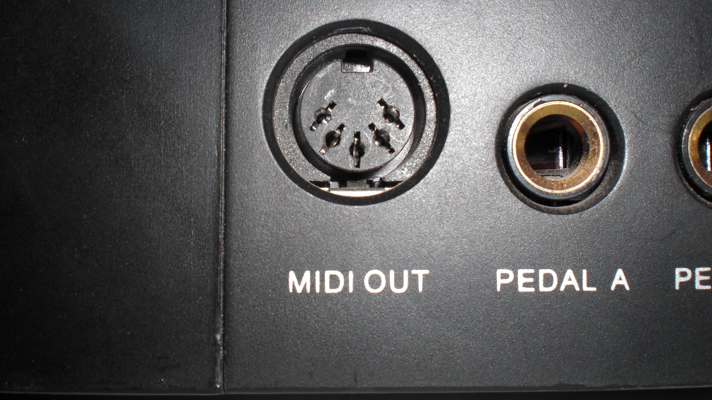 How to Make an Arduino Sound Synthesizer With MIDI Interface : 8 Steps ...