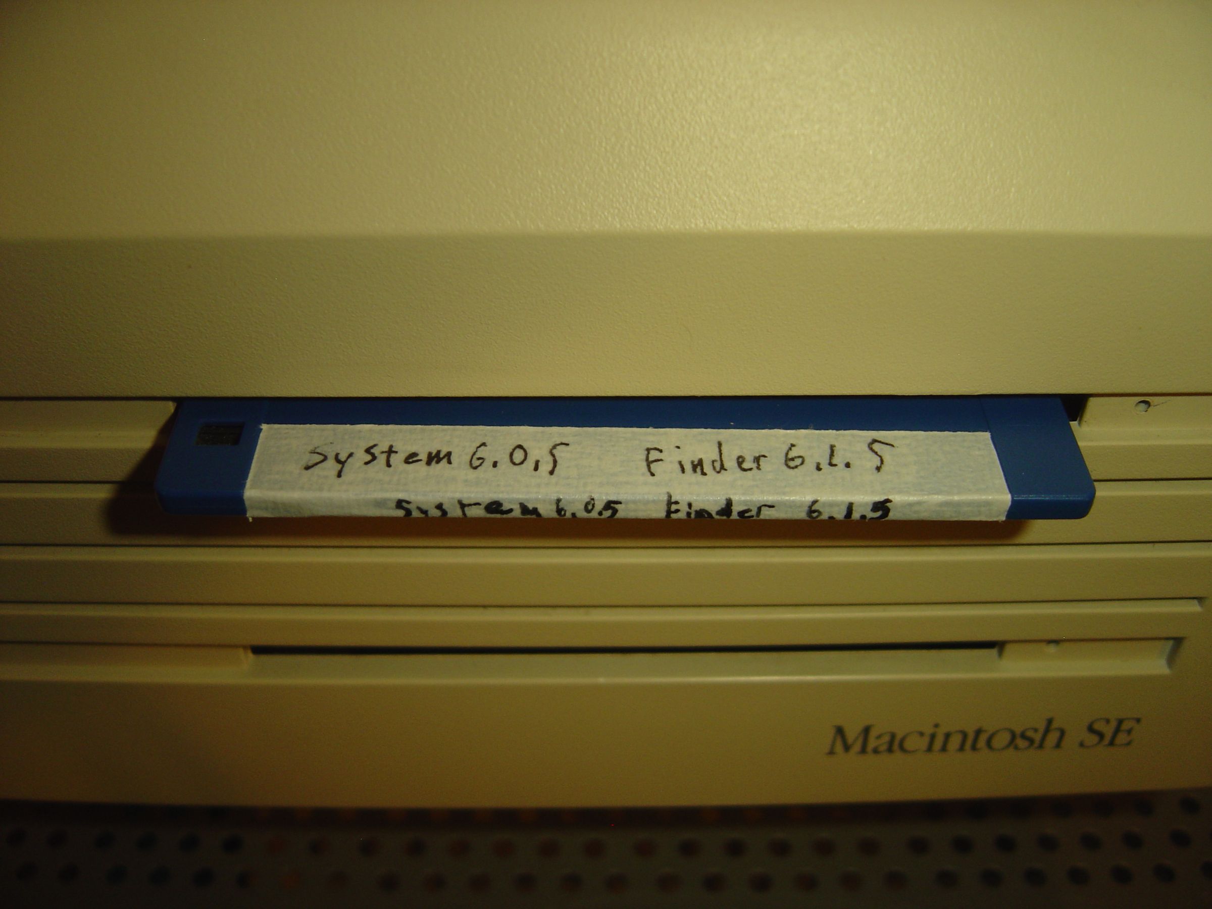 Edge-Labeling Floppy Disks : 5 Steps - Instructables