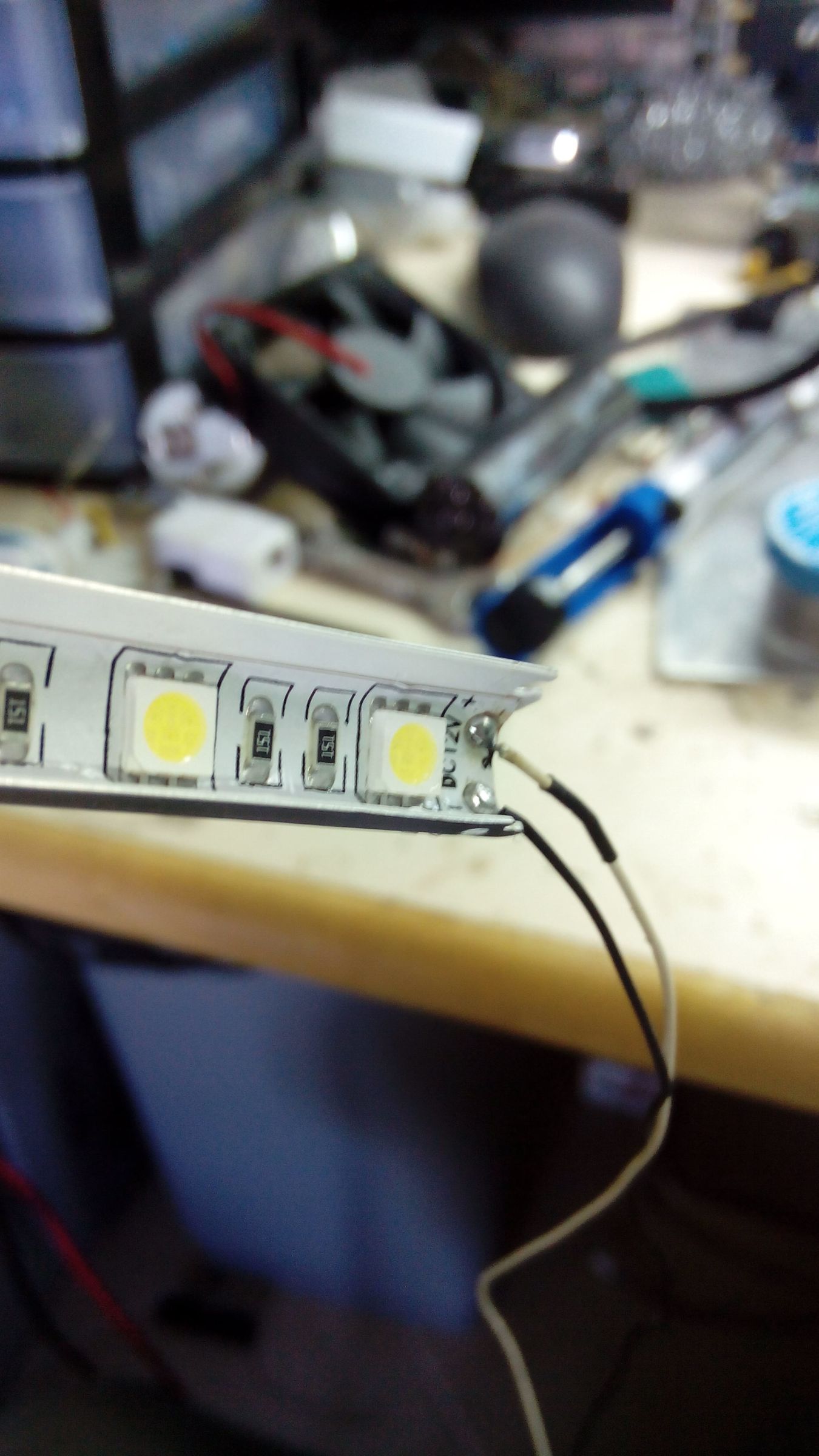 CCFL Monitor to LED!!! : 5 Steps - Instructables