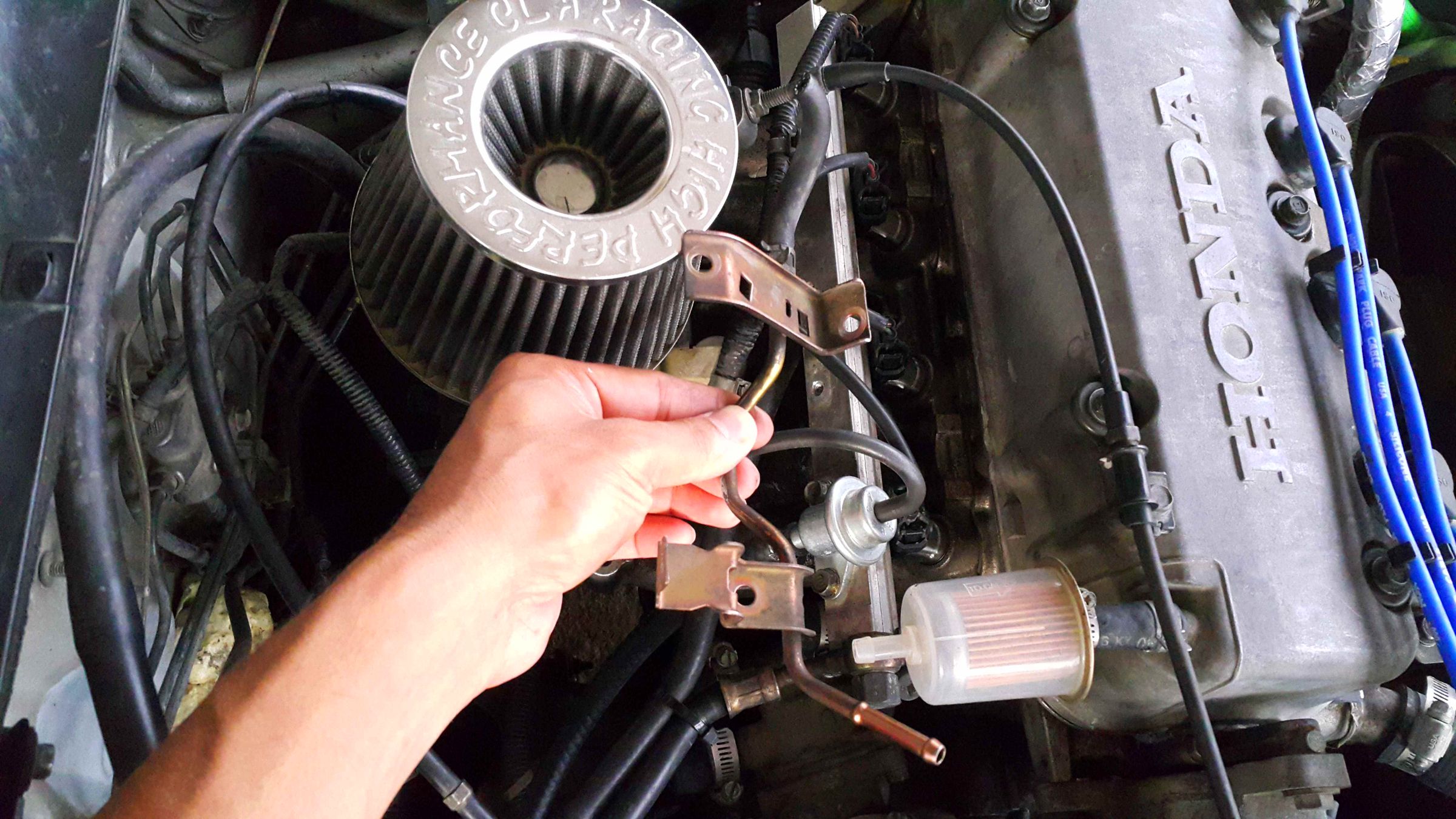 Replacing a Fuel Return Line. : 3 Steps - Instructables
