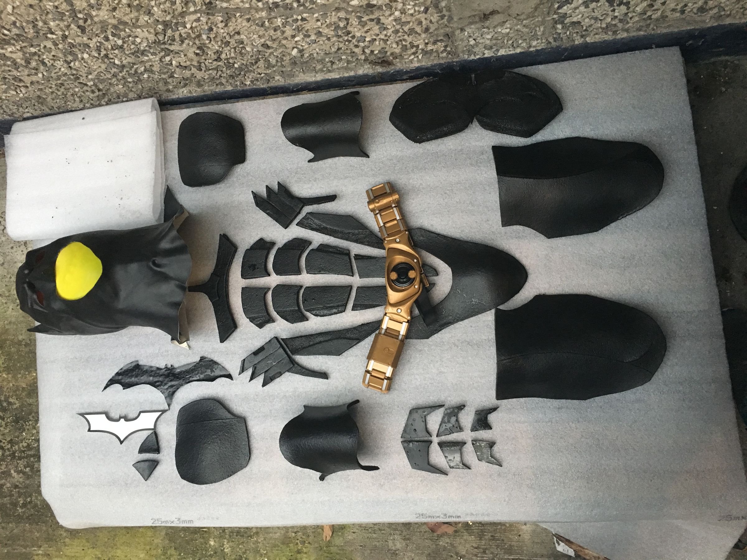 Batman Costume : 12 Steps (with Pictures) - Instructables