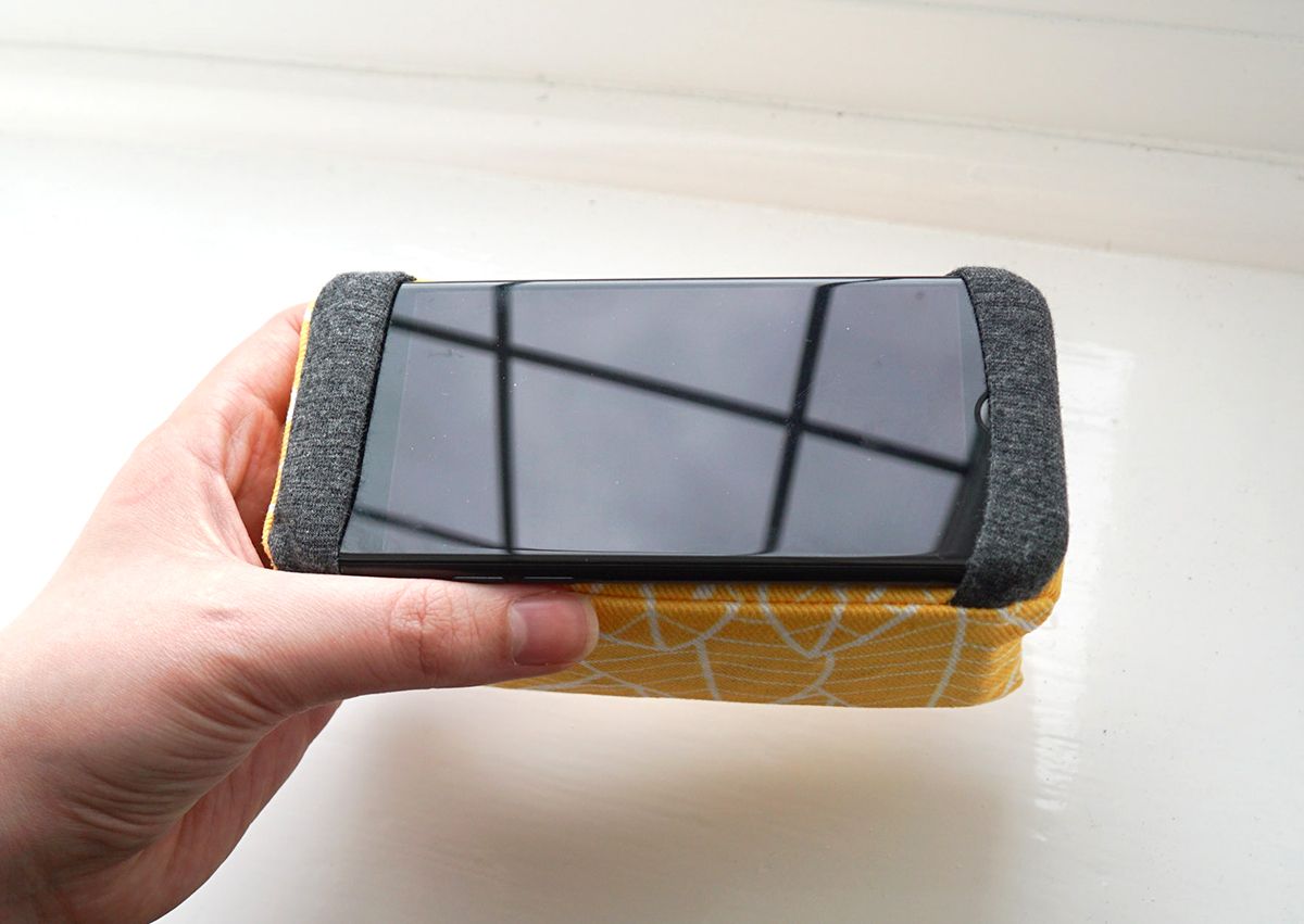 DIY Phone Holder | How to Sew a Triangular Stand for Your Mobile : 11 ...