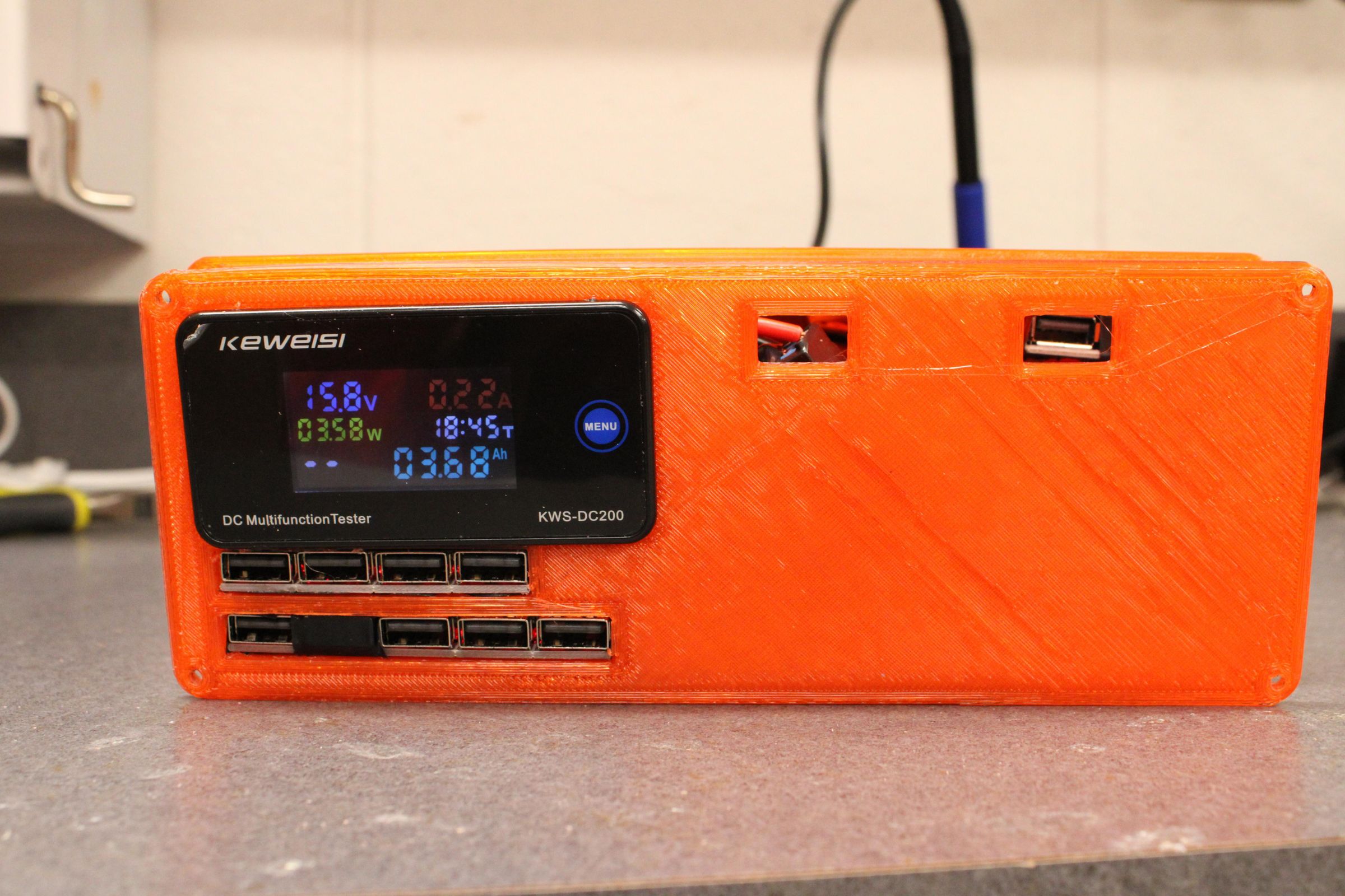 Massive USB Battery Bank Made From Recycled Chromebook Batteries : 9 ...