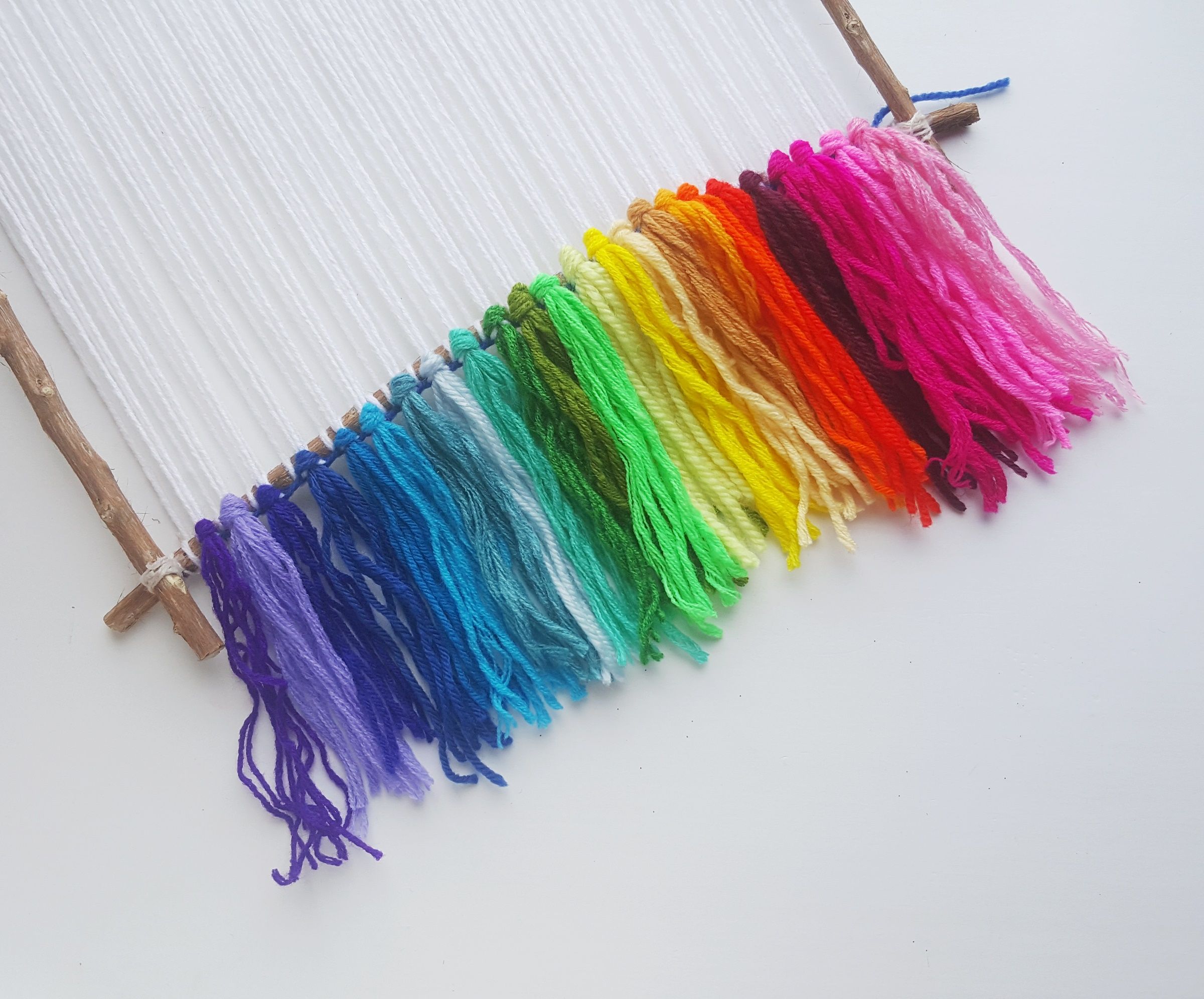 DIY Tapestry Weaving on Twig Frame : 11 Steps (with Pictures ...