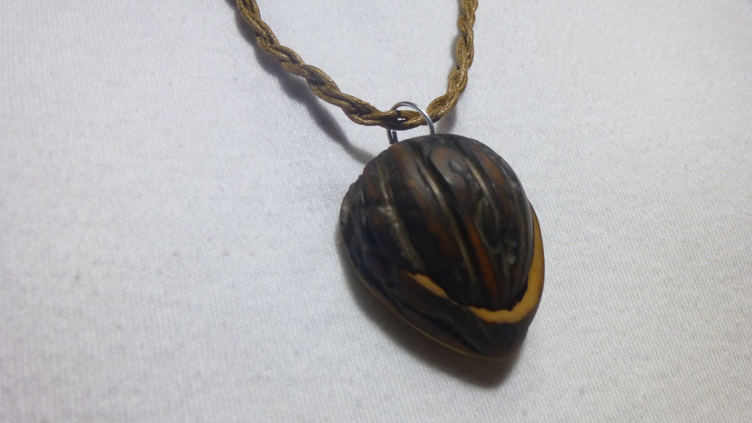 Walnut Locket. (with Pictures) - Instructables