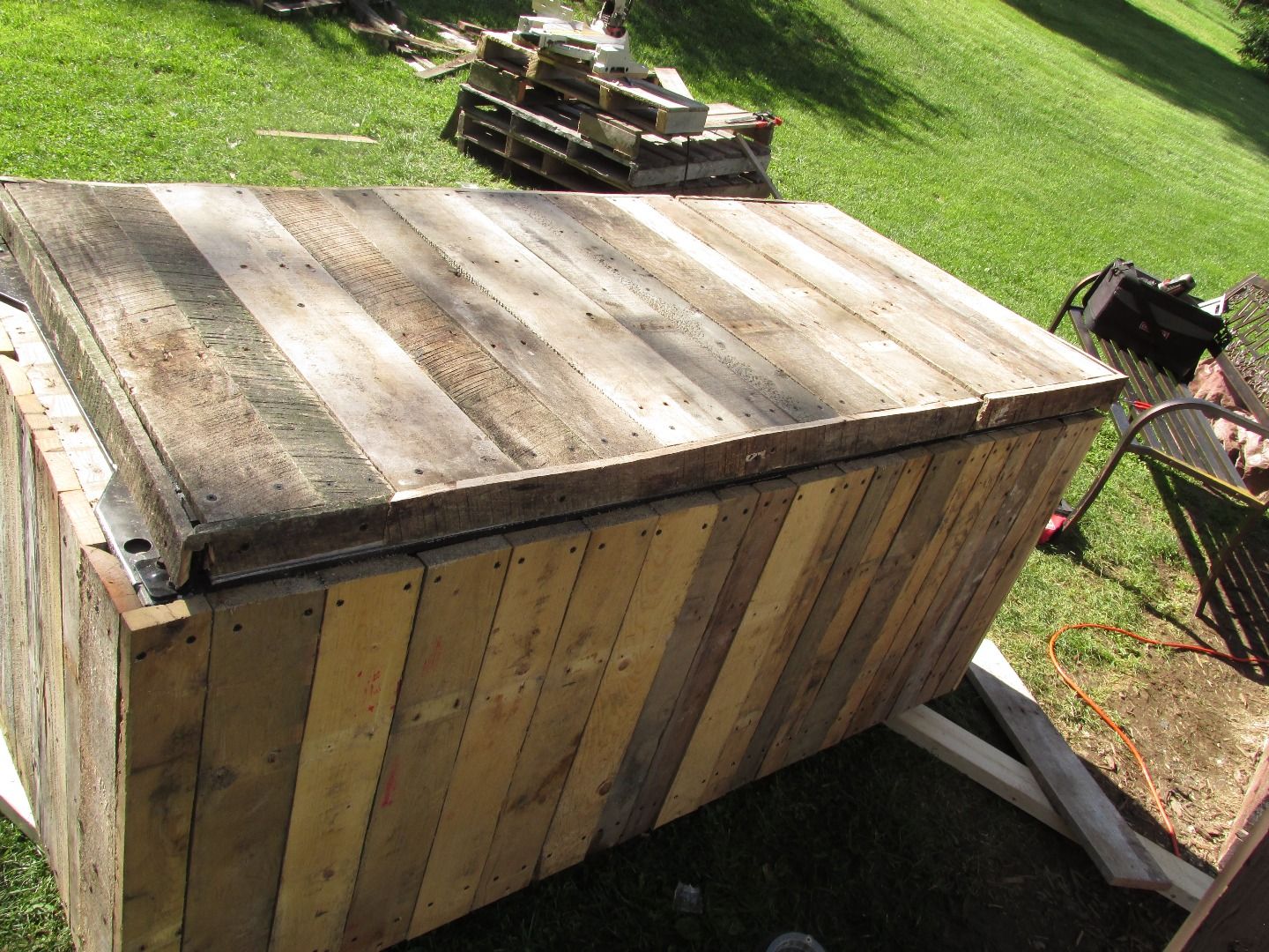 Awesome Rustic Cooler From Broken Refrigerator and Pallets : 11 Steps ...