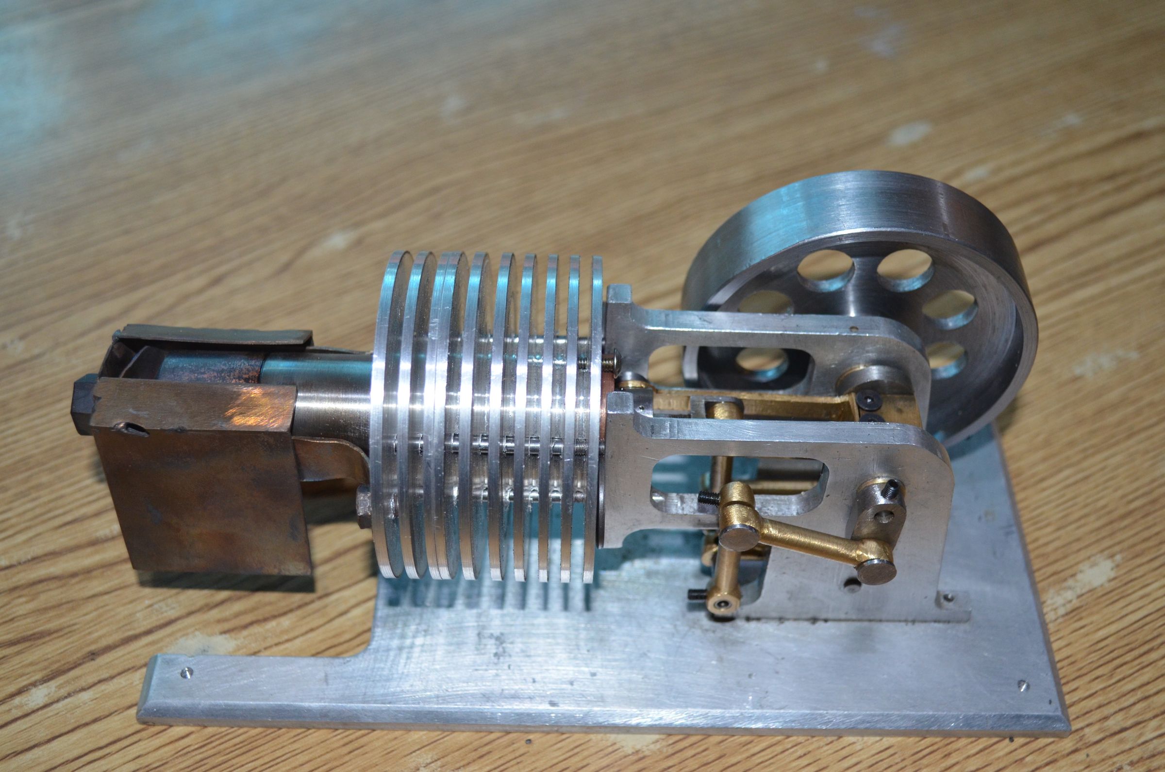 Stirling Engine : 4 Steps (with Pictures) - Instructables