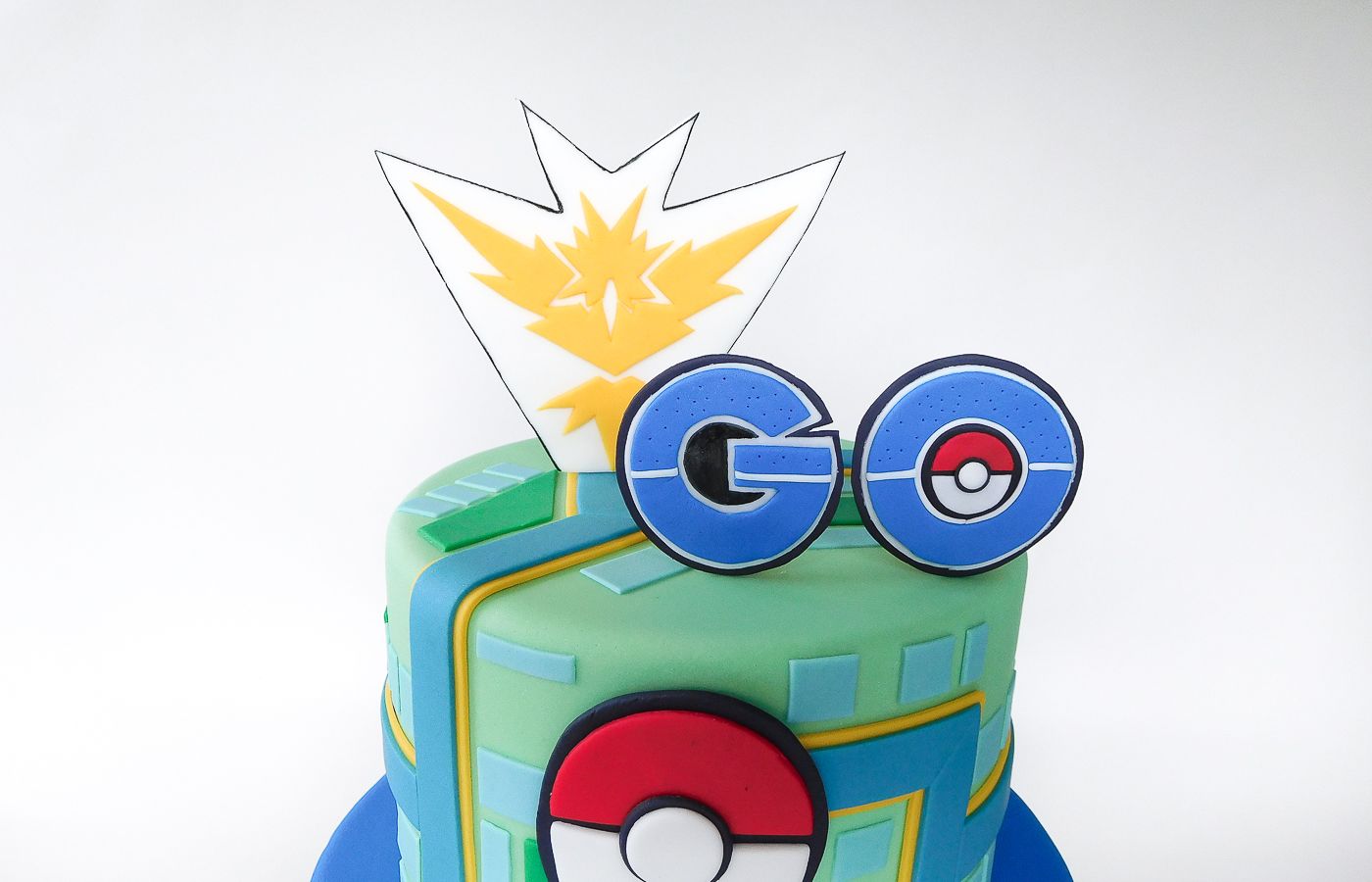 Pokémon Go Cake! : 7 Steps (with Pictures) - Instructables