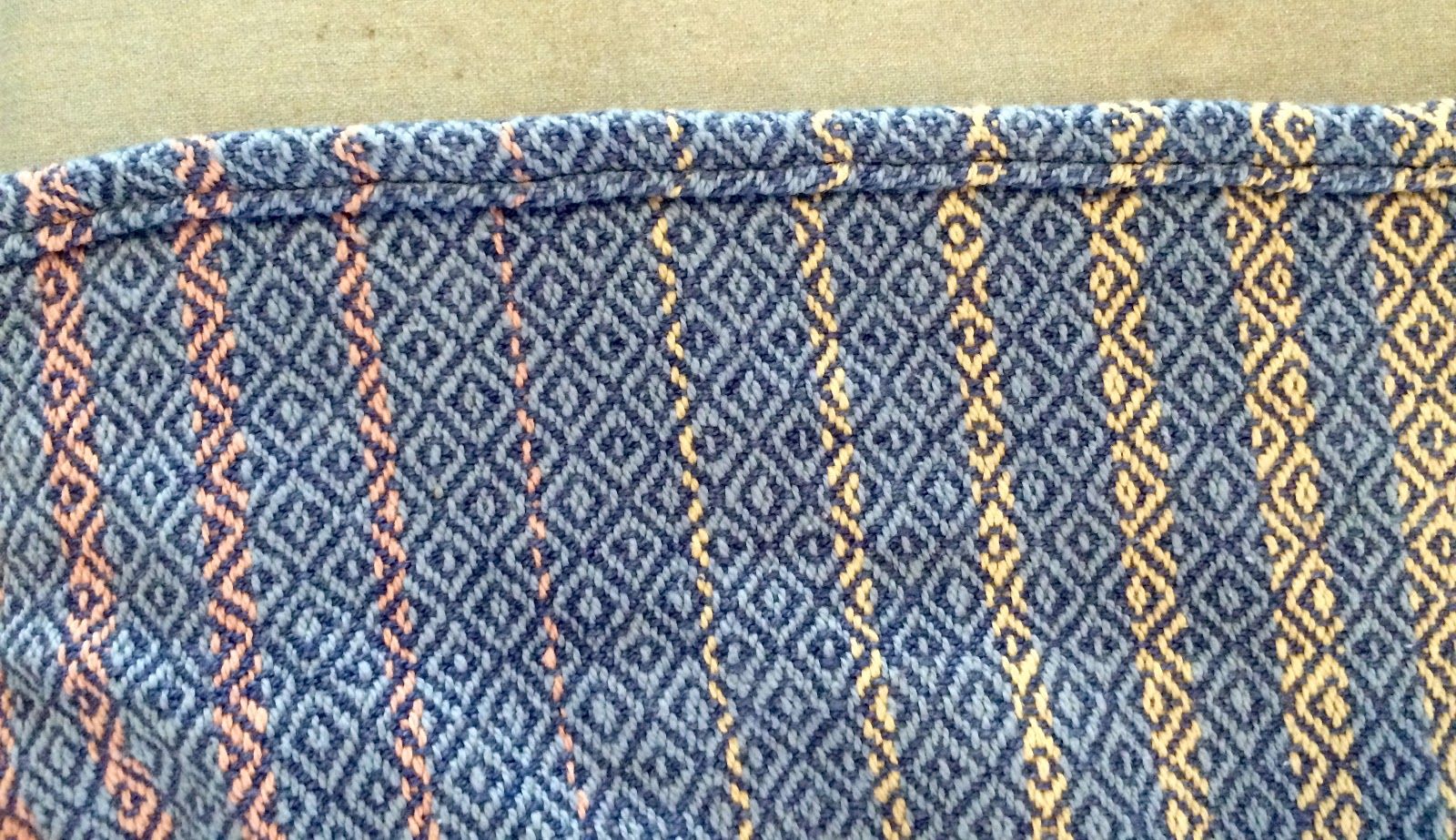 How to Weave a Baby Wrap : 9 Steps (with Pictures) - Instructables