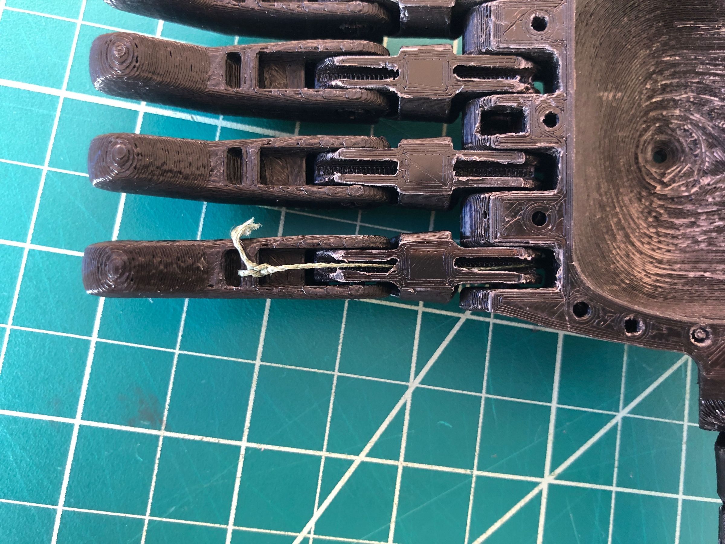 Raptor Reloaded Hand : 11 Steps - Instructables