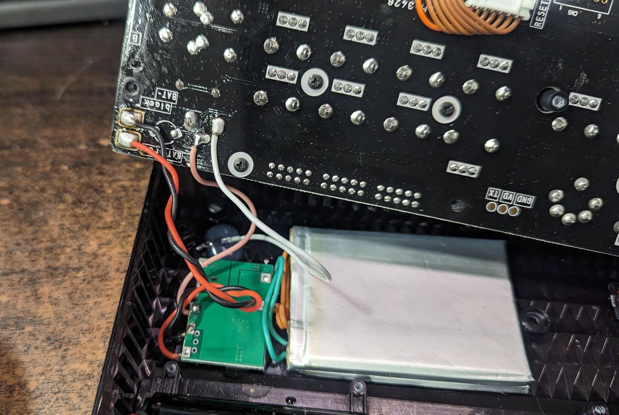 Korg Volca Lithium Battery Mod - Instructables