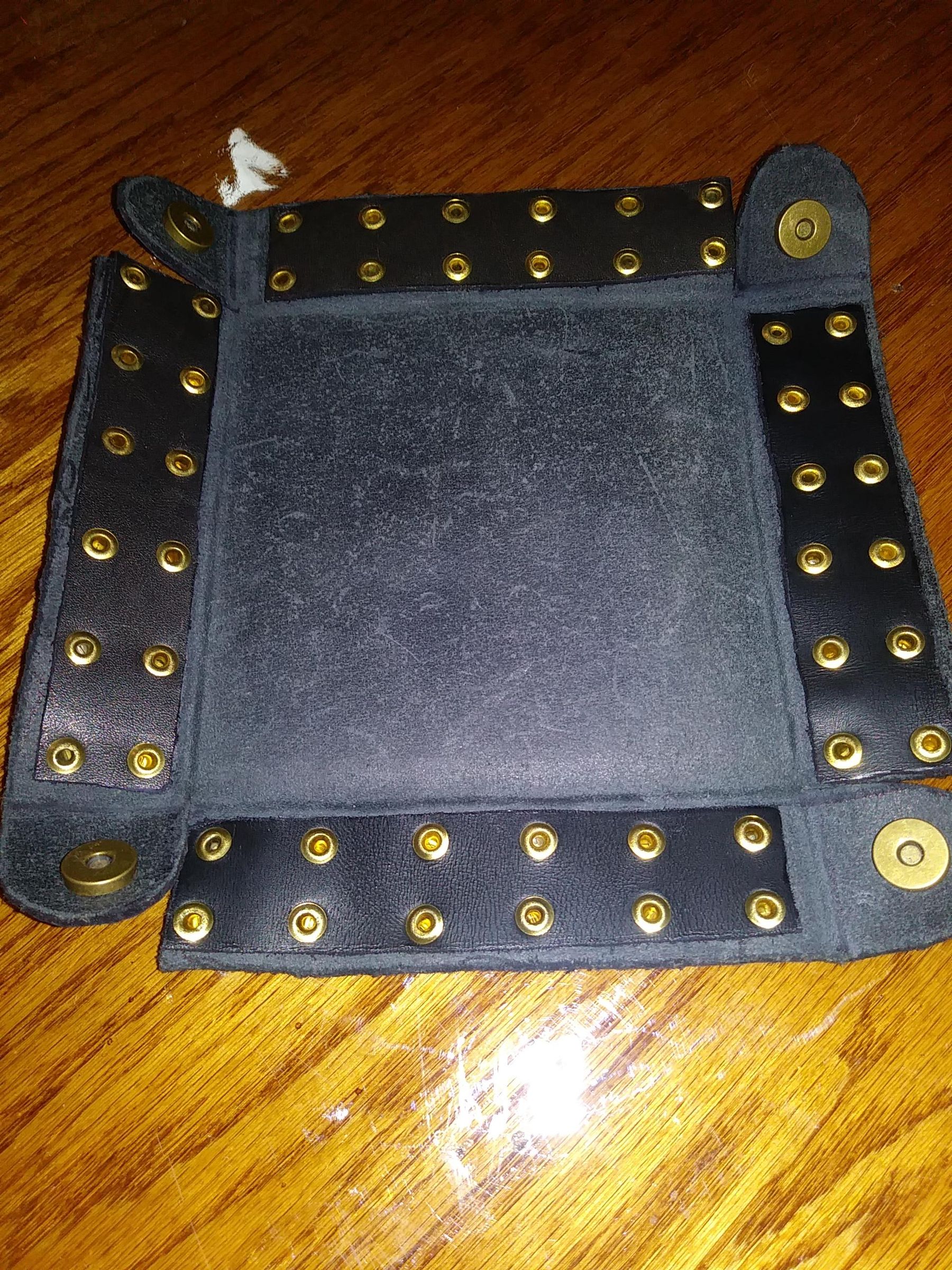 Unique Approach to Leather Dice Tray and Dice Storage : 11 Steps (with ...