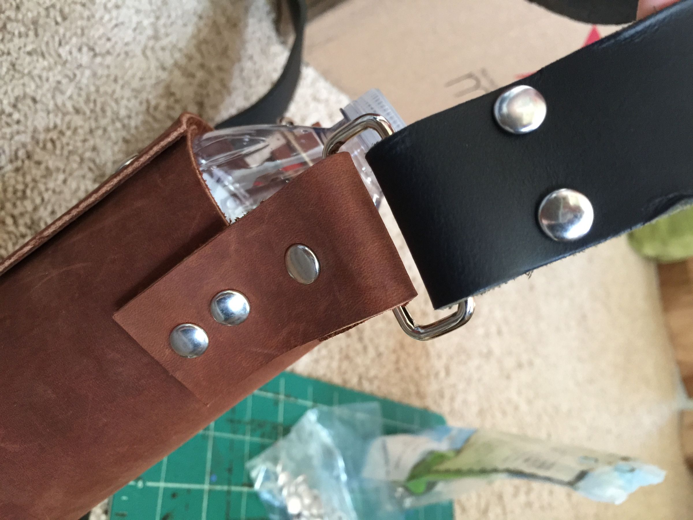 How to Make a Leather Water Bottle Holder / Holster : 5 Steps (with ...