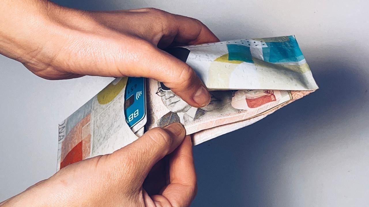 Creative Wallets Made From Recycled Plastic : 4 Steps (with Pictures ...