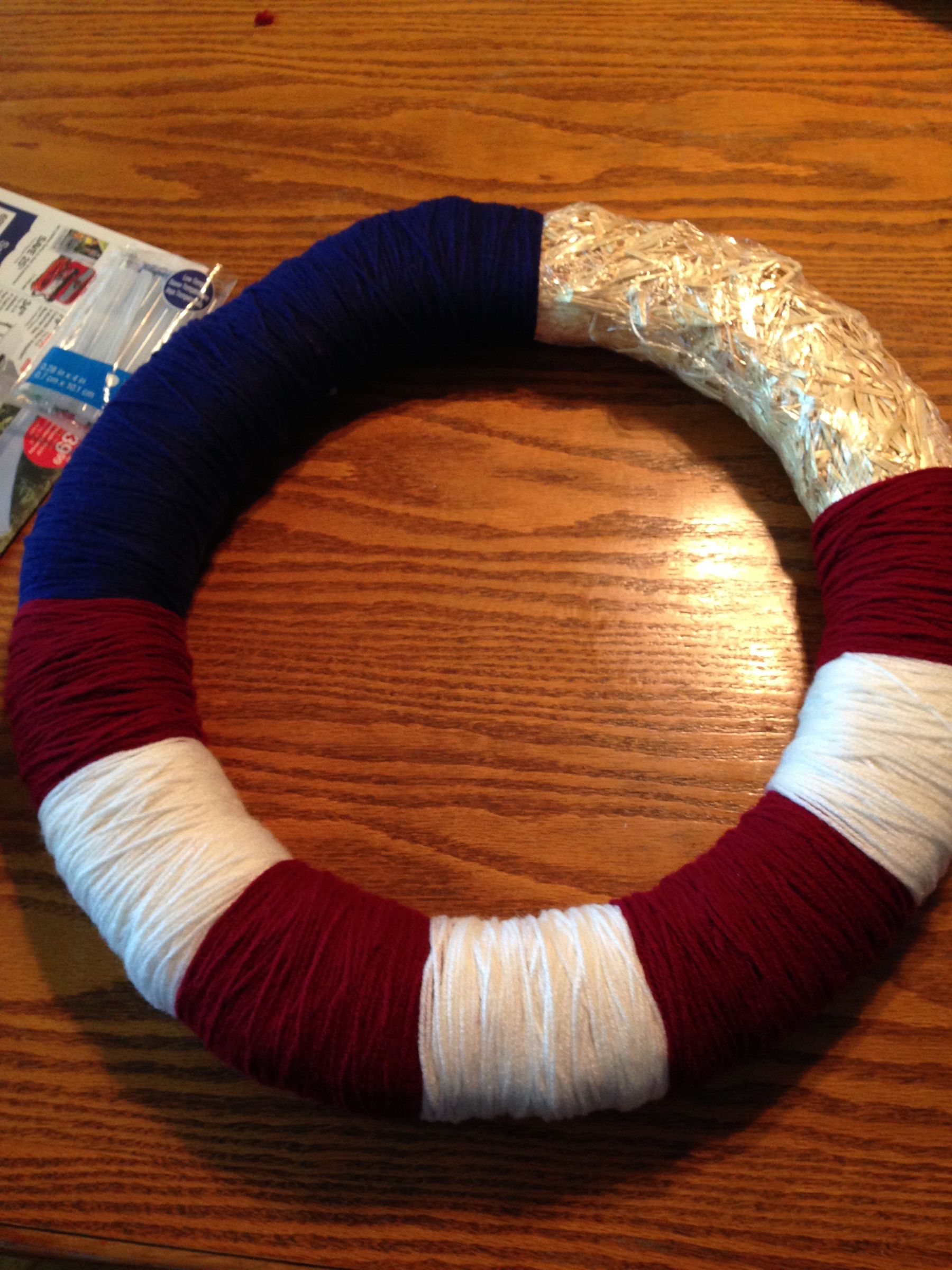 Yarn Patriotic Wreath : 14 Steps (with Pictures) - Instructables