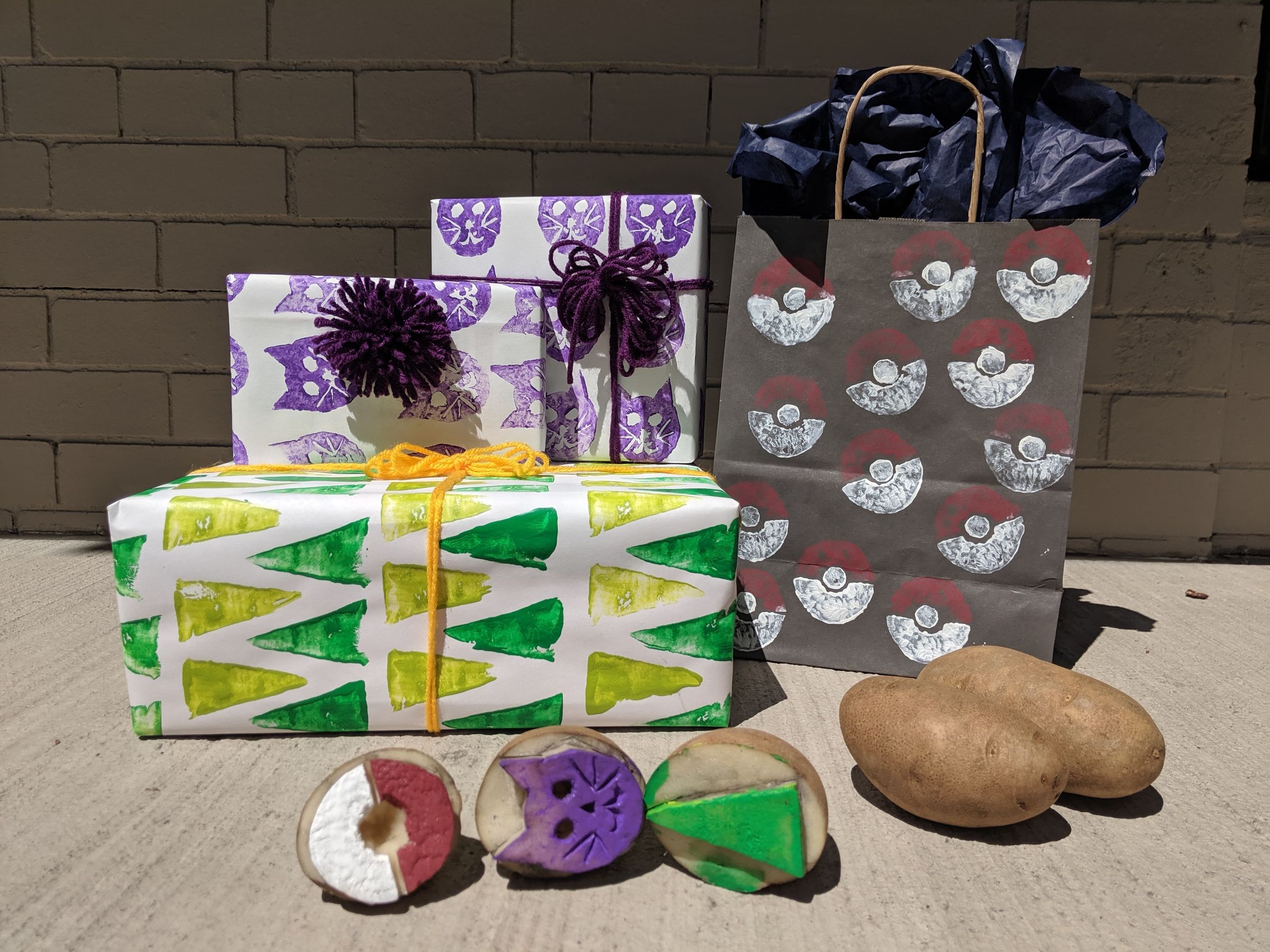 Potato Stamping: Homemade Gift Wrapping Paper : 3 Steps (with Pictures ...