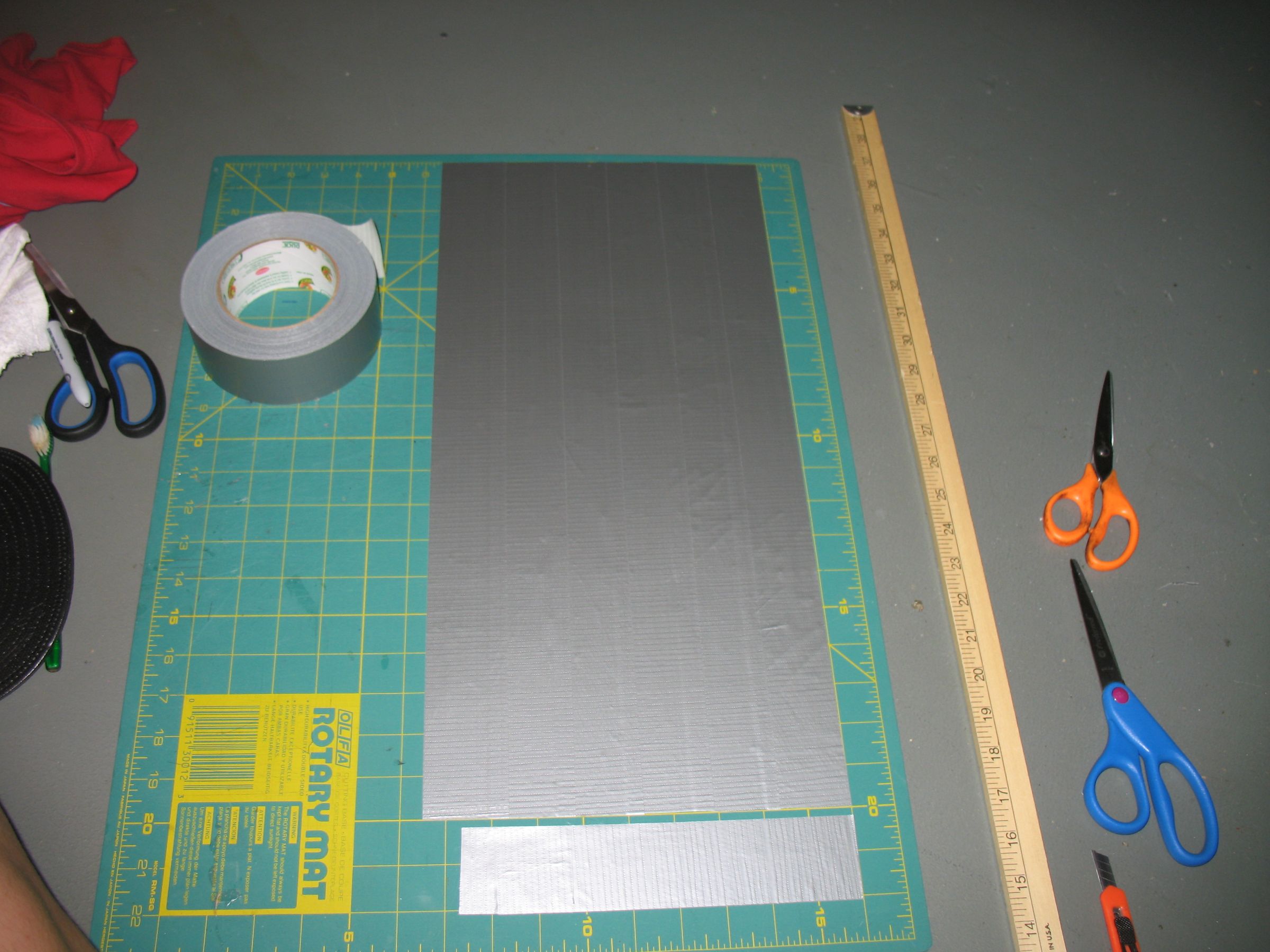 100% Authentic Duct Tape Hoodie (110+ Yards of Duct Tape) : 9 Steps (with Pictures) - Instructables
